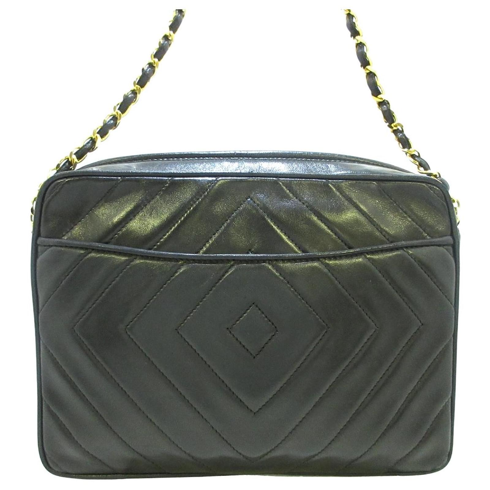 Chanel Black Leather ref.704620 - Joli Closet