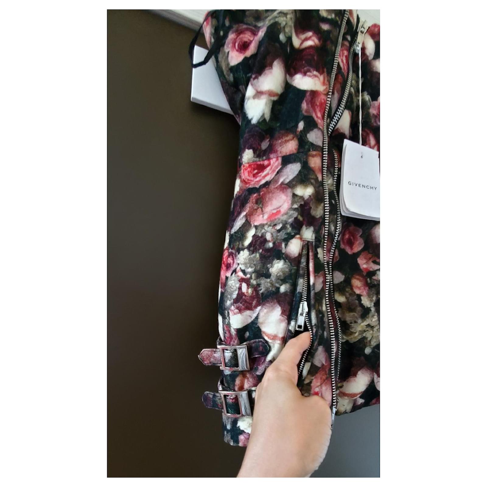 Givenchy winter corset bustier Multiple colors Wool ref.705811 - Joli ...