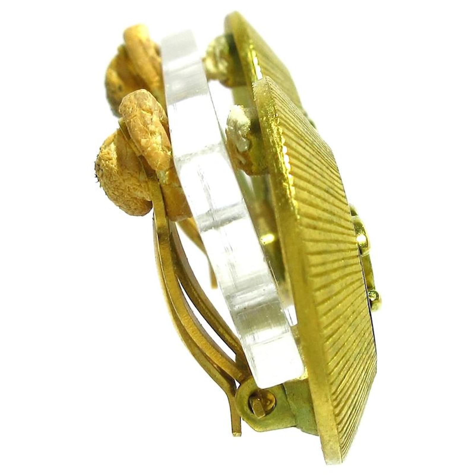 Chanel Coco Movie Golden Metal ref.706018 - Joli Closet