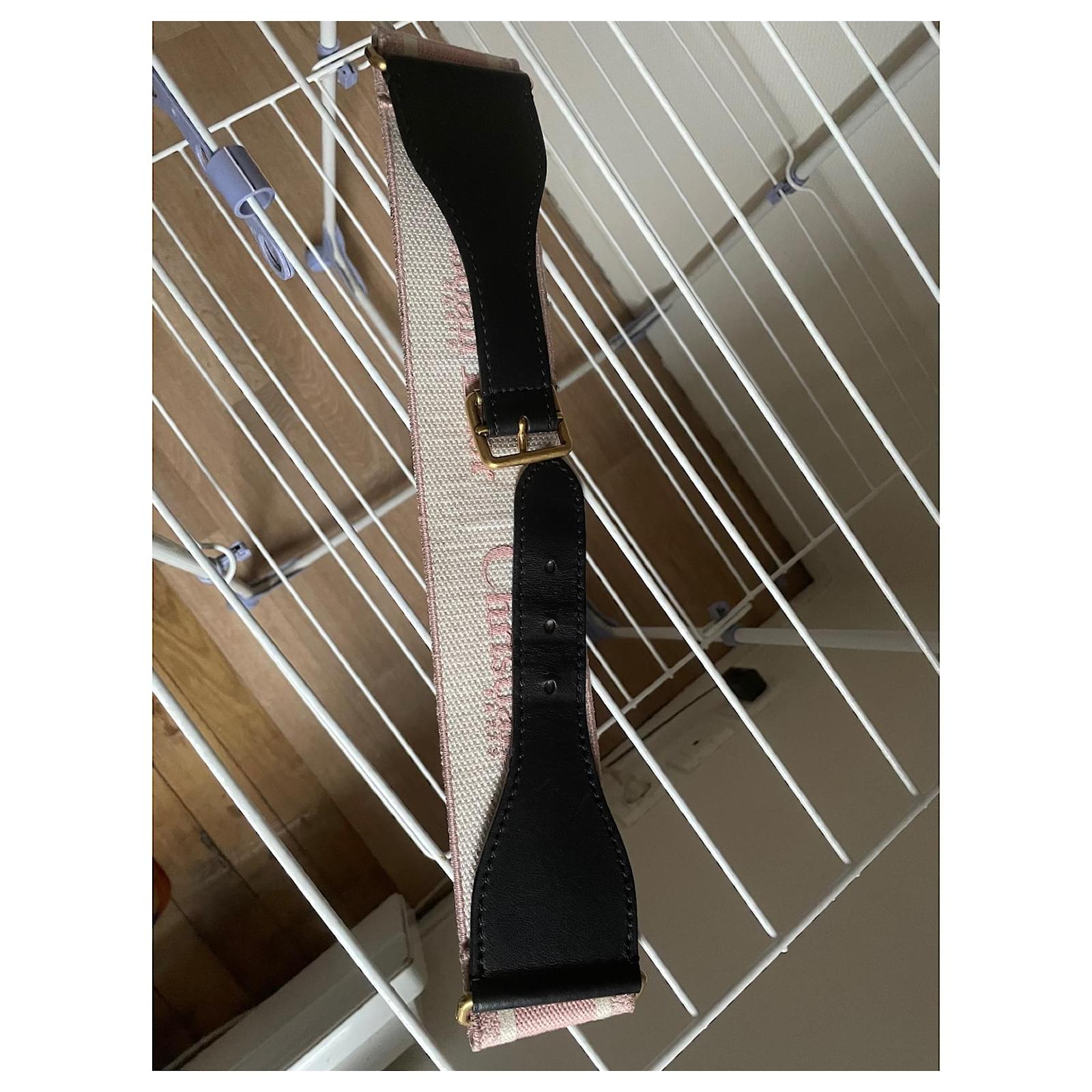 Christian Dior Belts Pink Leather ref.707312 - Joli Closet