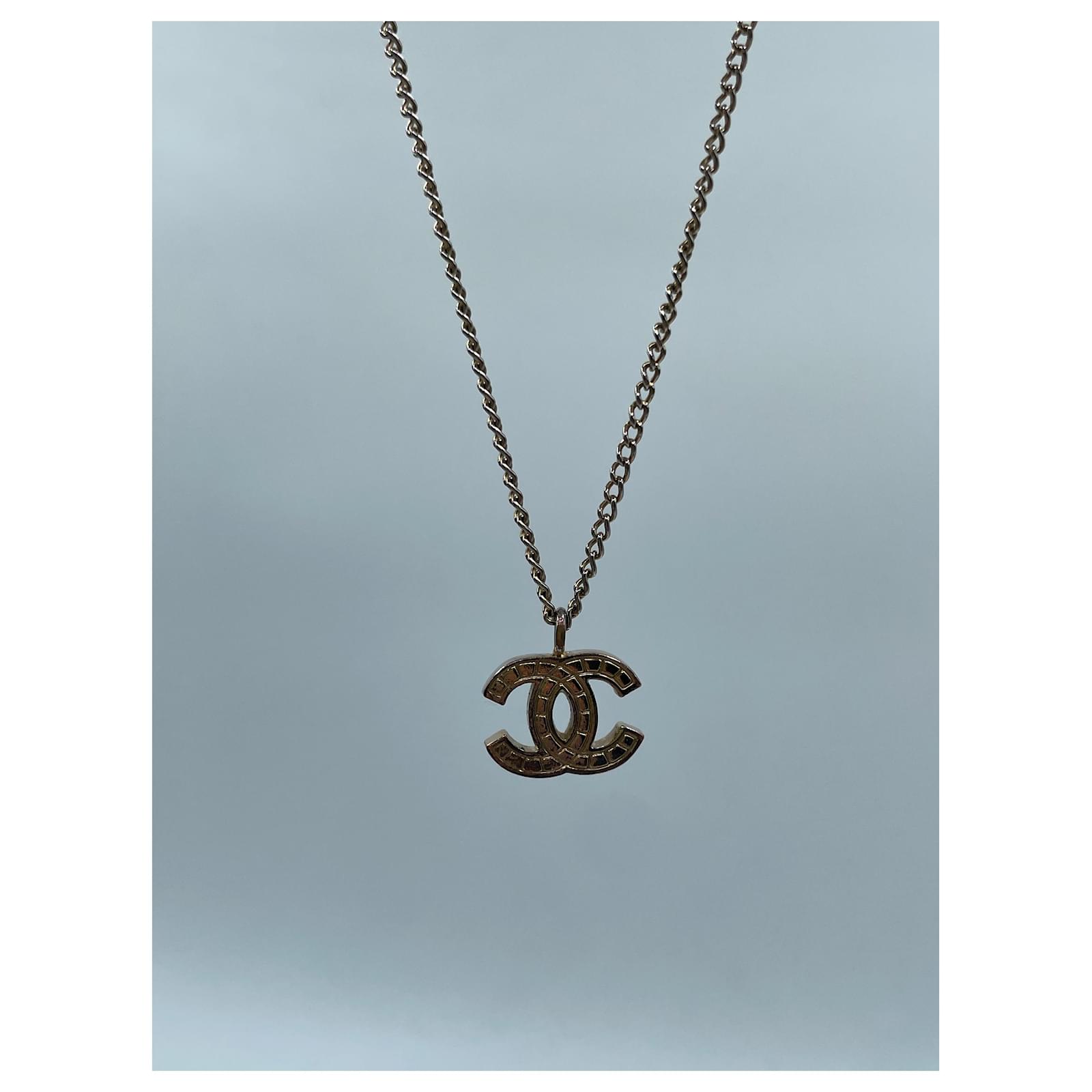 Collier Chanel CC doré Métal ref.709012 - Joli Closet