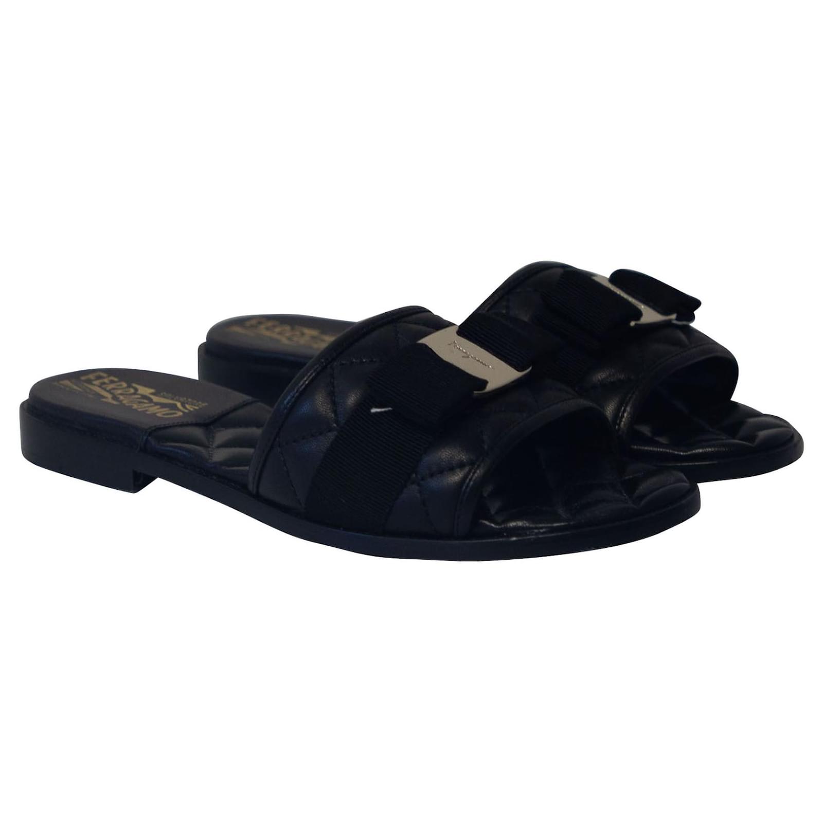 Salvatore Ferragamo Vara Bow Slides in Black Leather ref.709741 - Joli ...