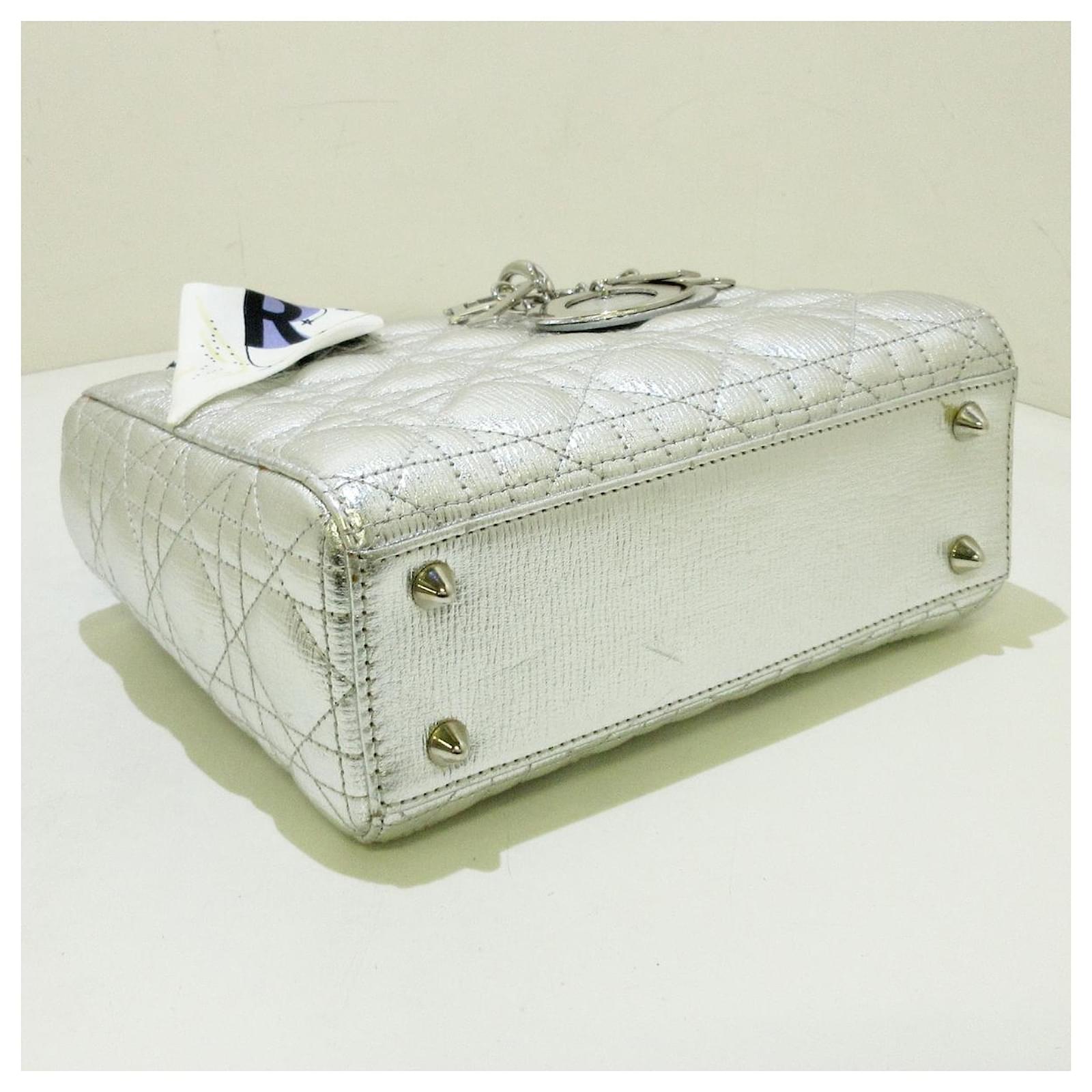 Dior Lady Dior Cuir Argenté ref.712744 - Joli Closet