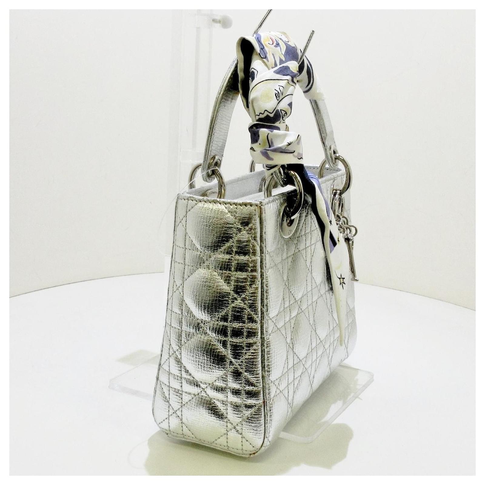 Dior Lady Dior Cuir Argenté ref.712744 - Joli Closet