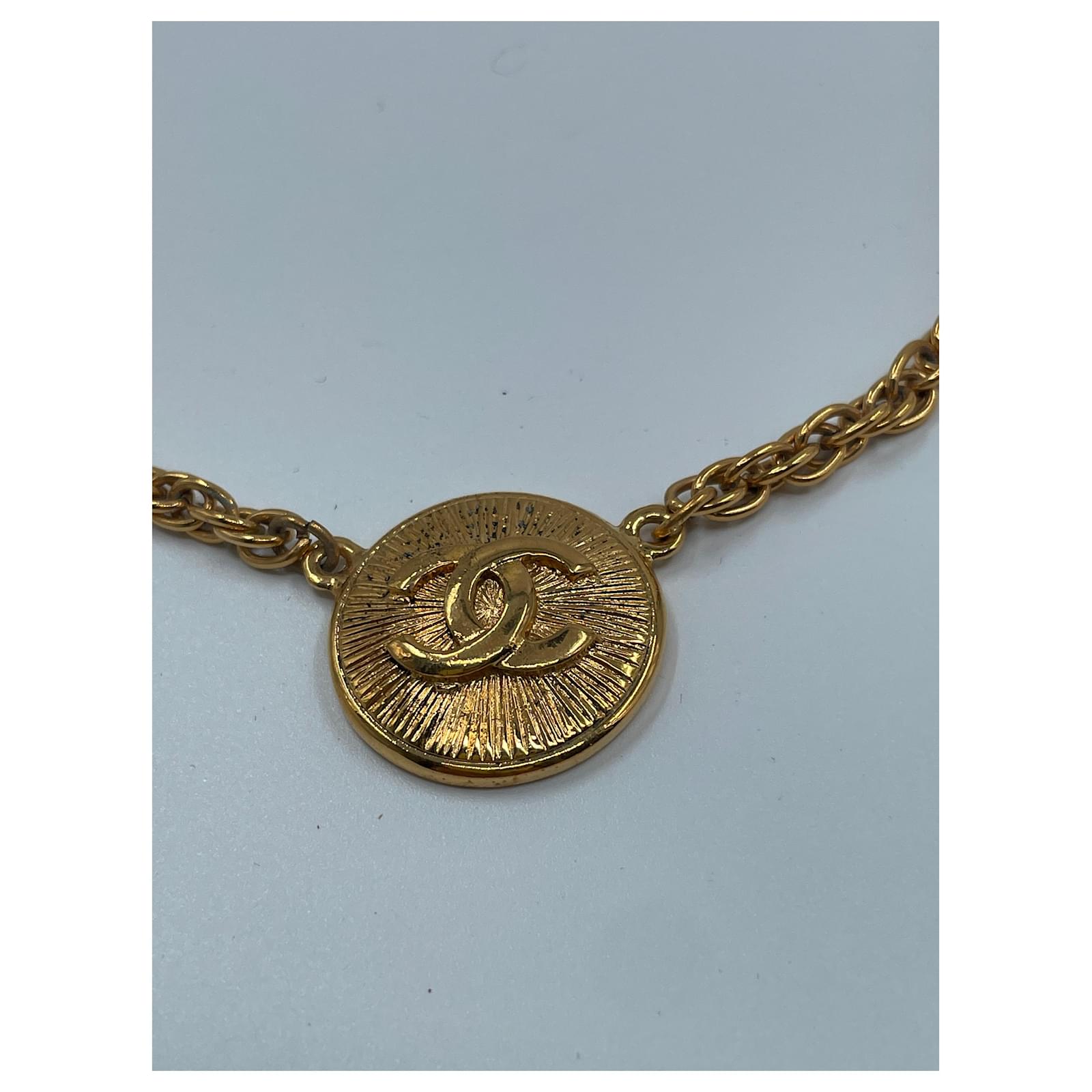 Collier Chanel CC doré Métal ref.719306 - Joli Closet