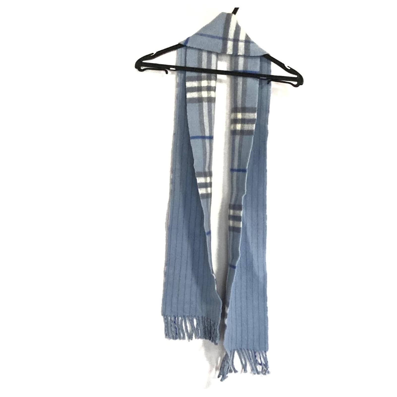 BURBERRY Light blue Wool ref.722363 - Joli Closet