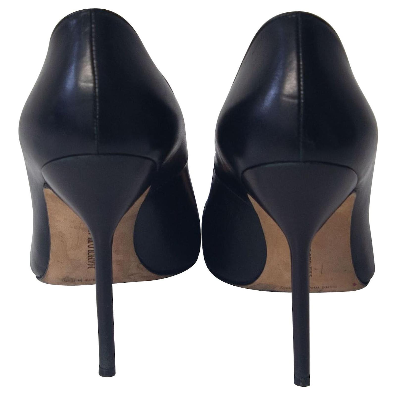 Manolo Blahnik Escarpins Bout Pointu BB en Cuir Noir ref.730550 - Joli ...