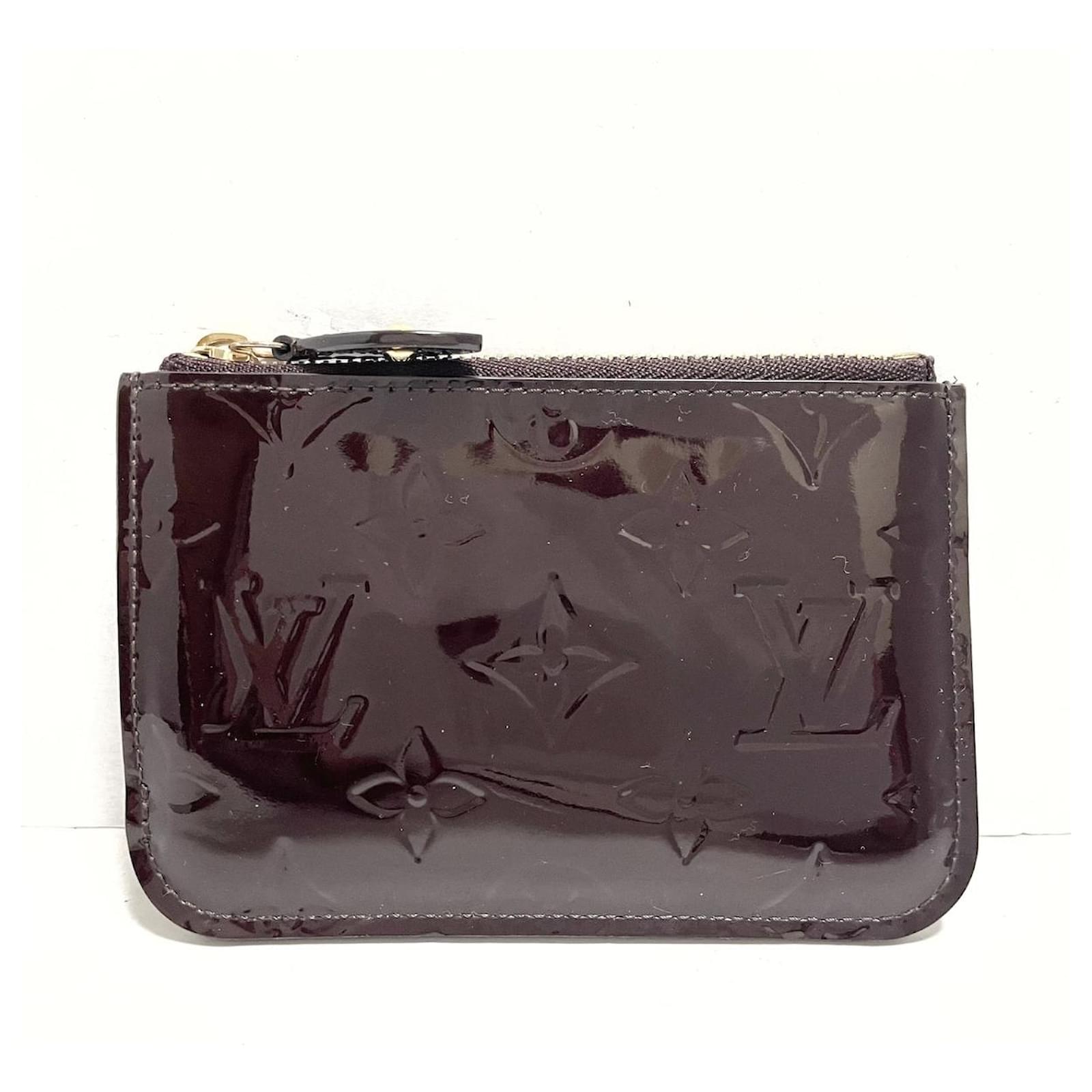 Louis Vuitton Pochette Clés Patent leather ref.730669 - Joli Closet