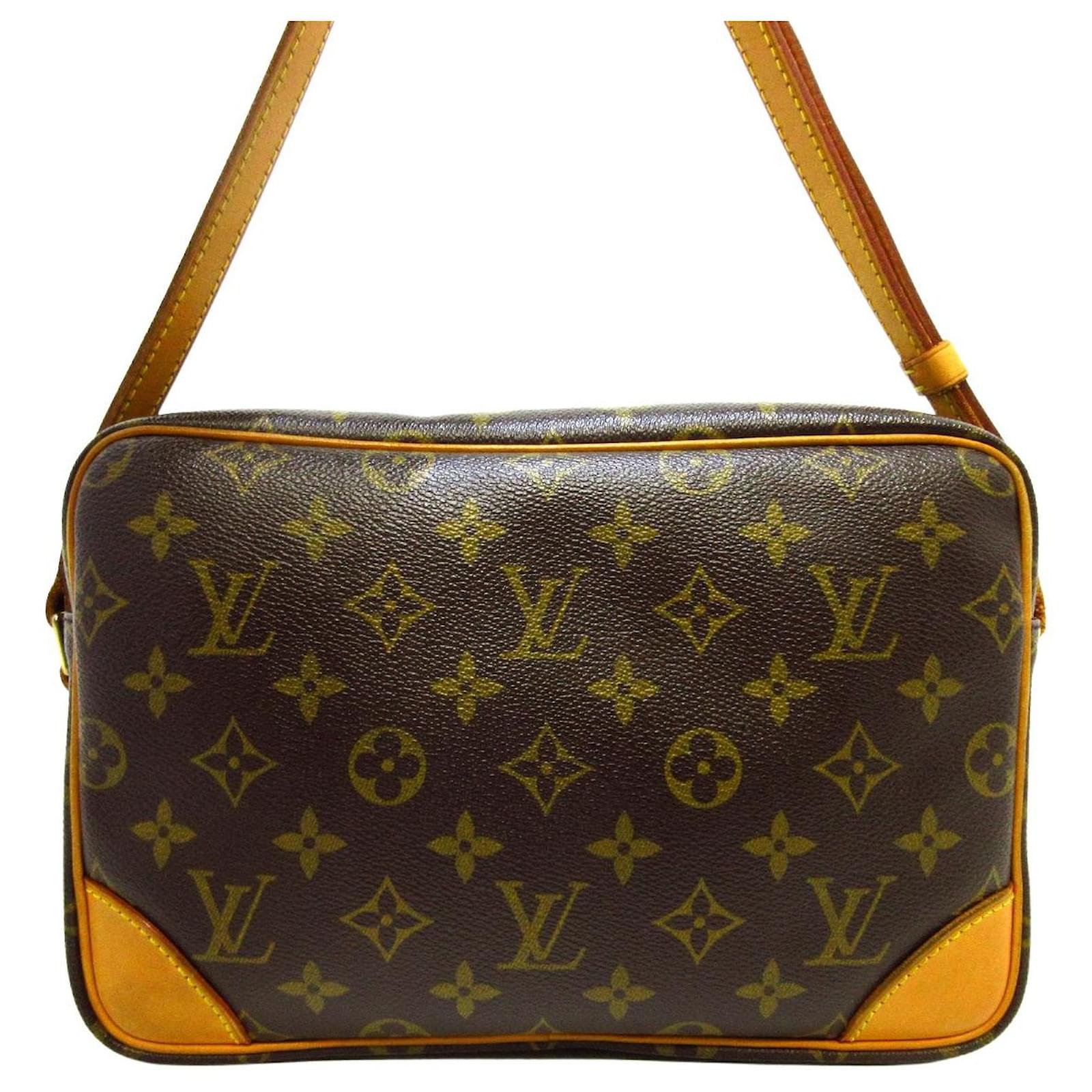 Louis Vuitton Nile Brown Cloth ref.737855 - Joli Closet