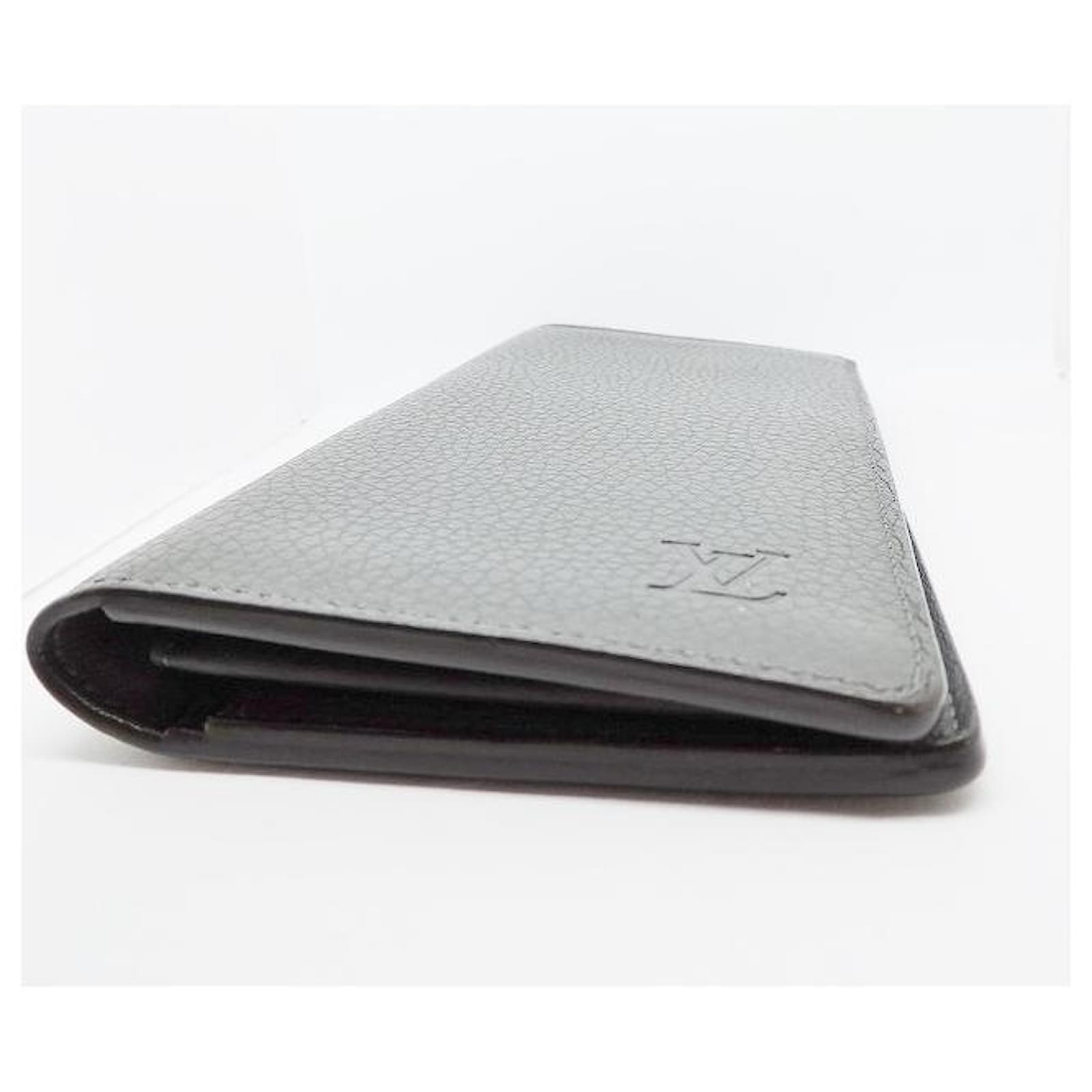 Louis Vuitton Brazza Grey Leather ref.738381 - Joli Closet