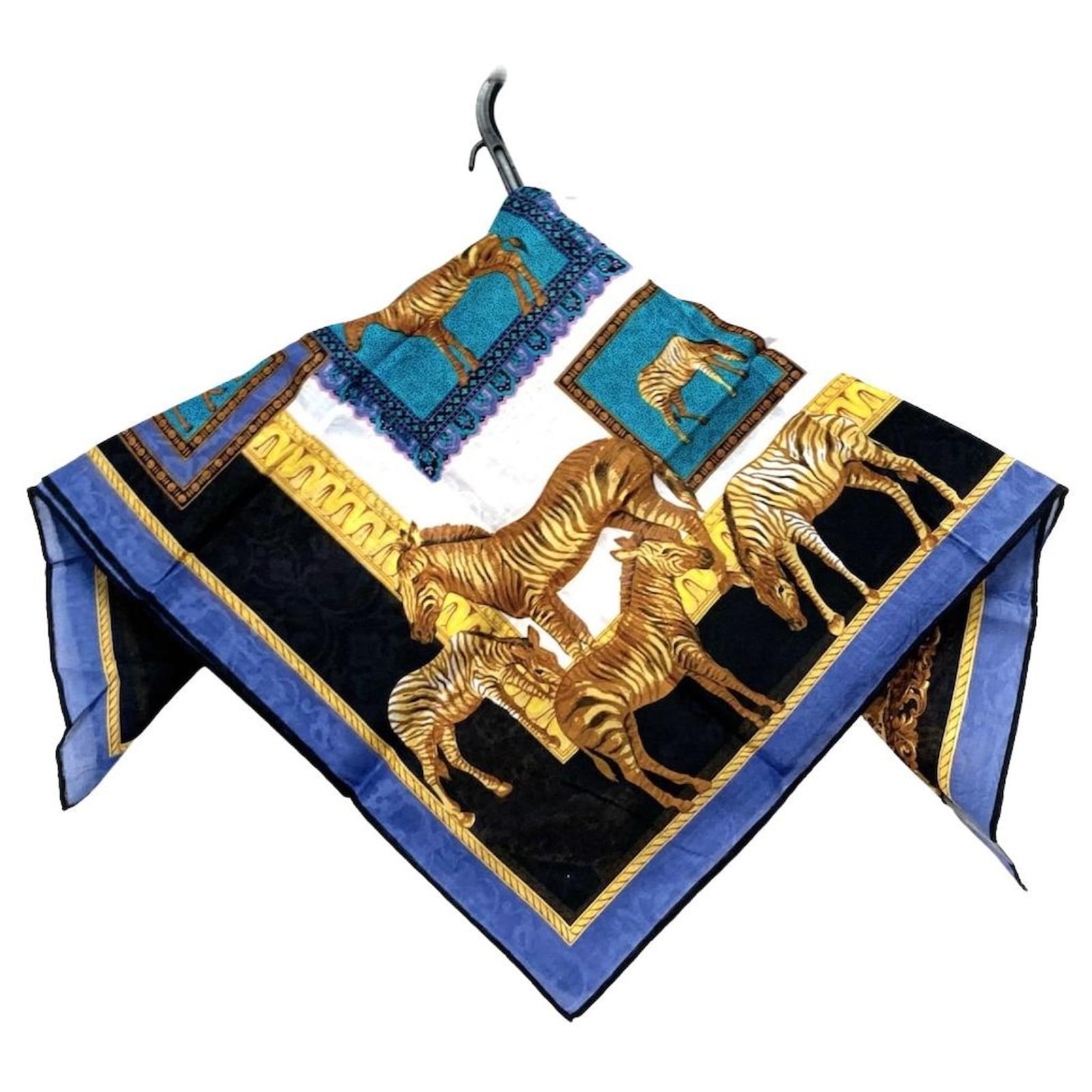 VERSACE Multiple colors Silk ref.739221 - Joli Closet