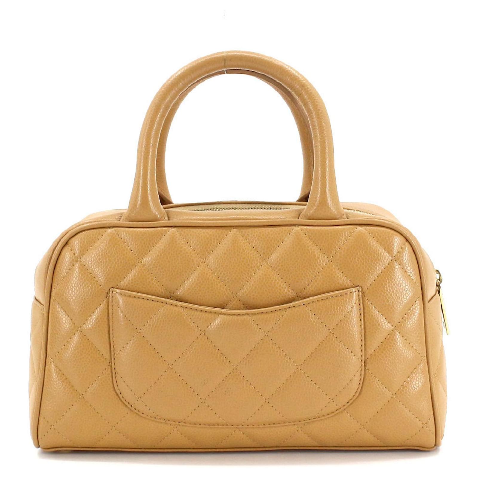 Chanel Boston Beige Leather ref.747822 - Joli Closet