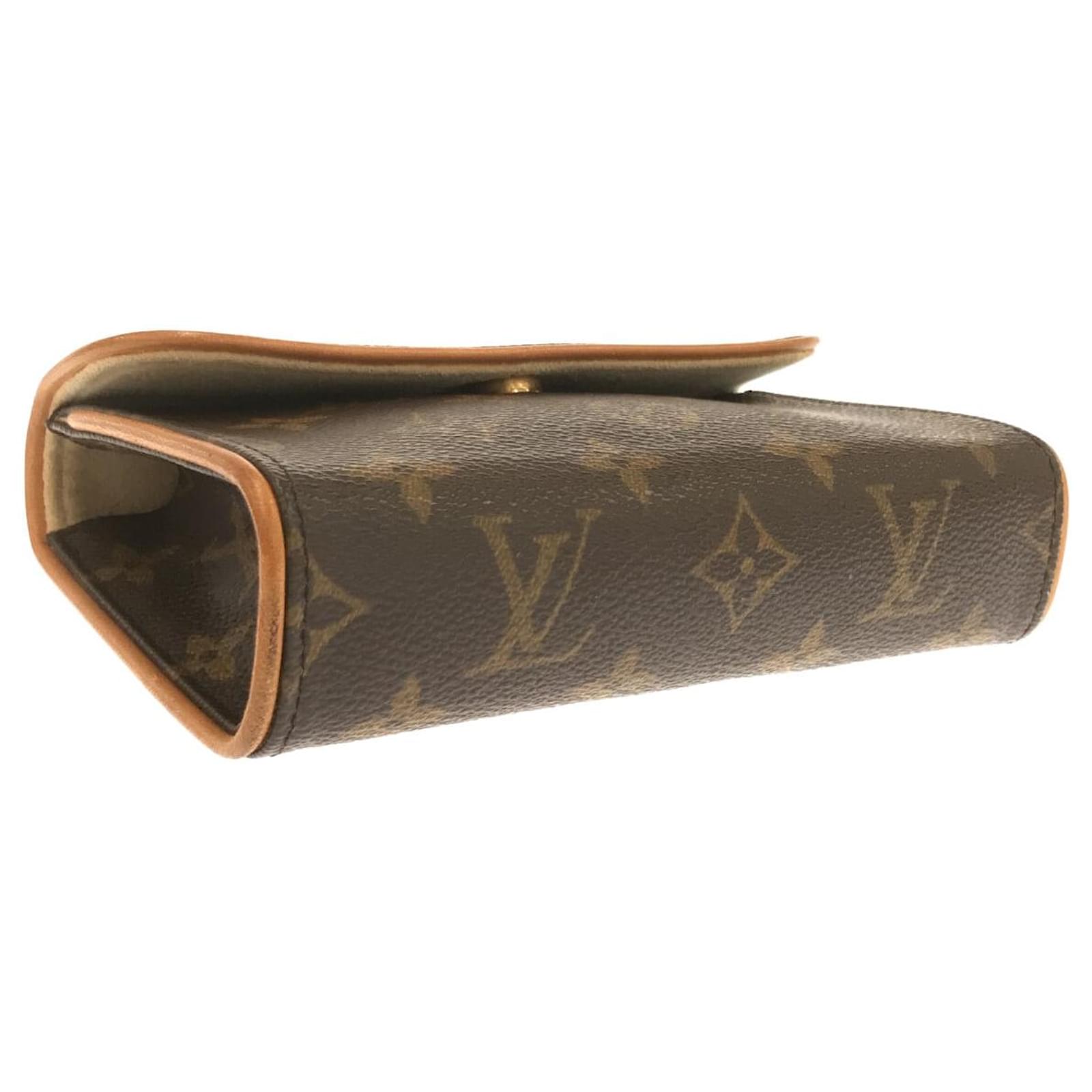 Louis Vuitton Pochette Florentine Brown Cloth ref.748267 - Joli Closet