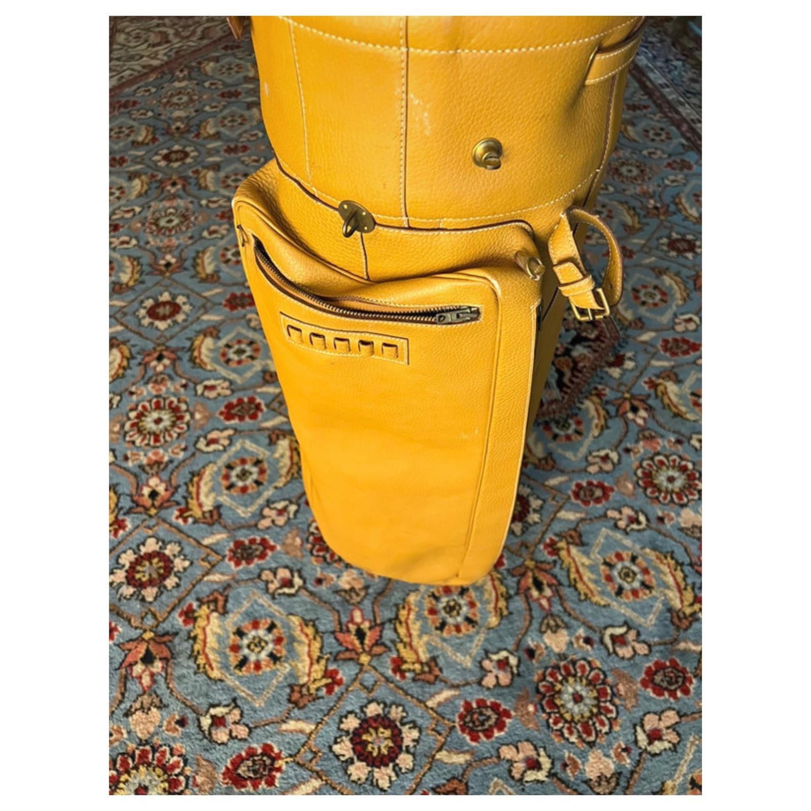 Hermès Vintage Golf Bag V Stamp 1992 Yellow Leather ref.752050 - Joli ...