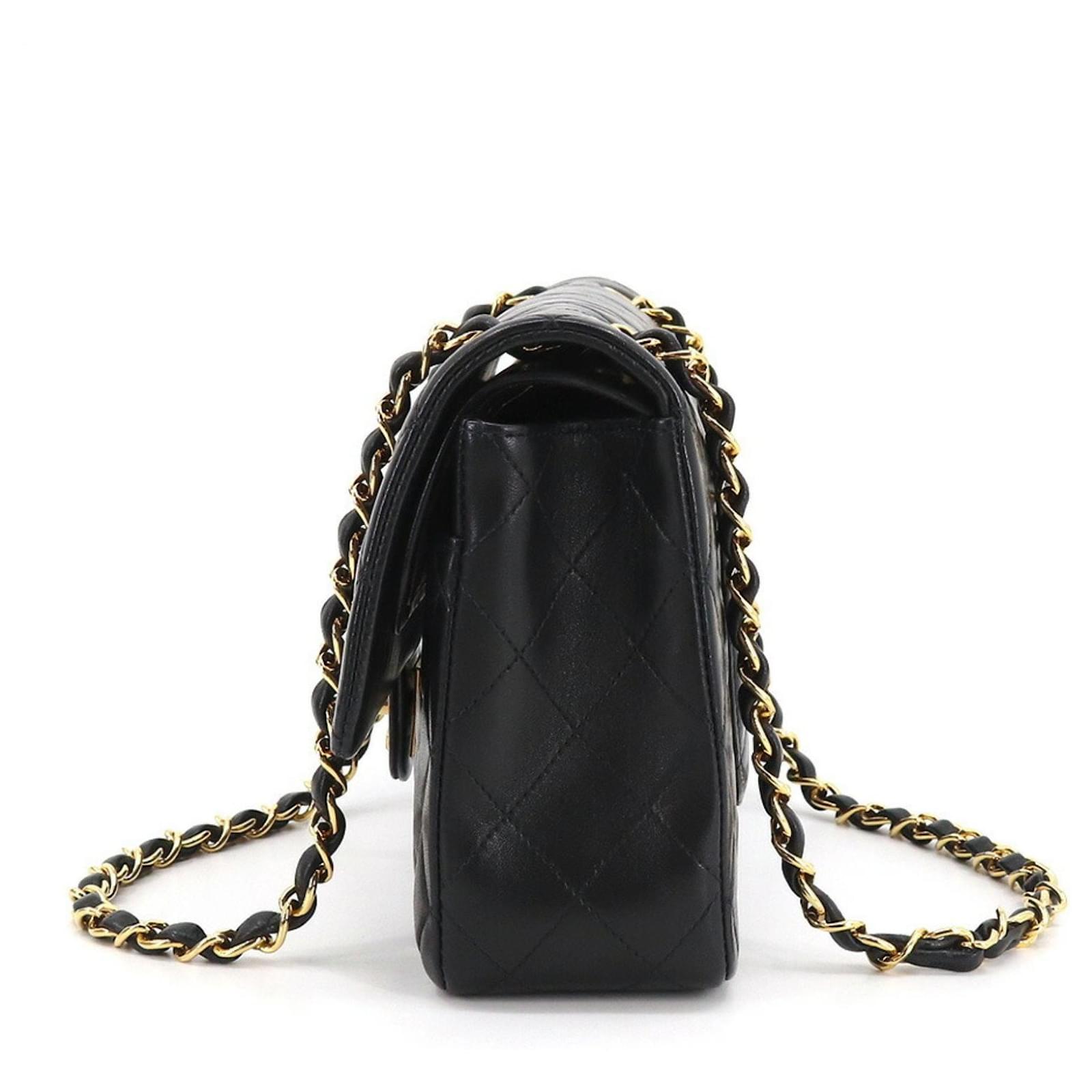 Chanel lined Flap Black Leather ref.752368 - Joli Closet