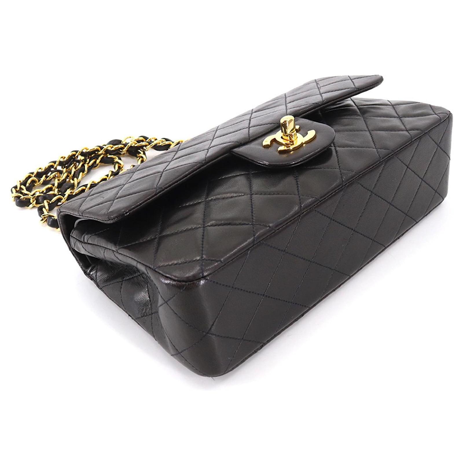 Chanel lined Flap Black Leather ref.752467 - Joli Closet