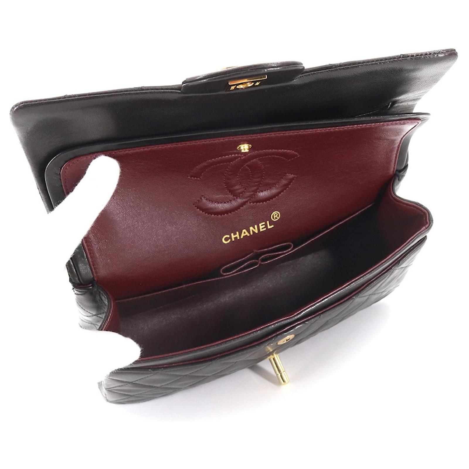 Chanel lined Flap Black Leather ref.752467 - Joli Closet