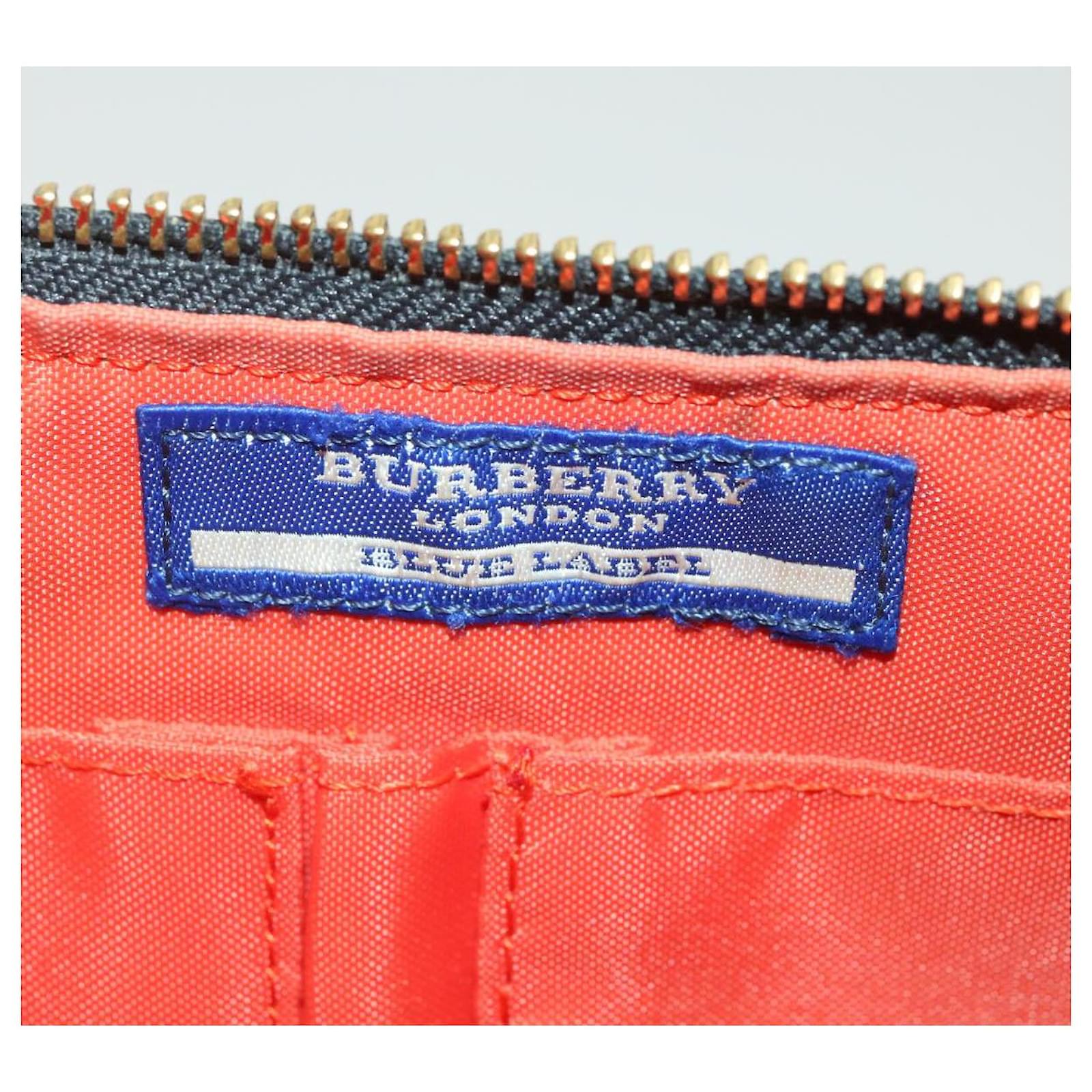 BURBERRY Red Cloth ref.768554 - Joli Closet
