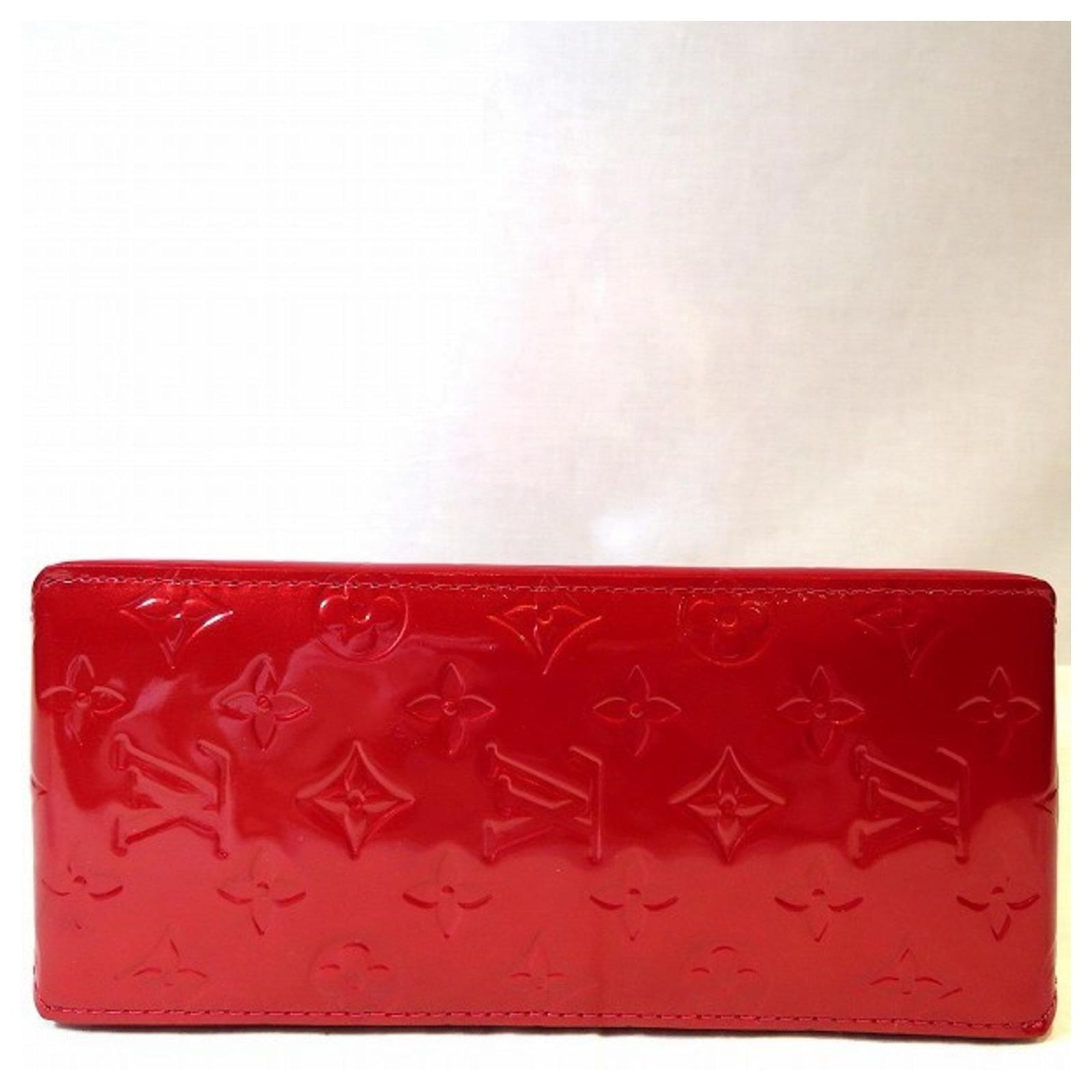 Louis Vuitton Reade Red Patent leather ref.772866 - Joli Closet
