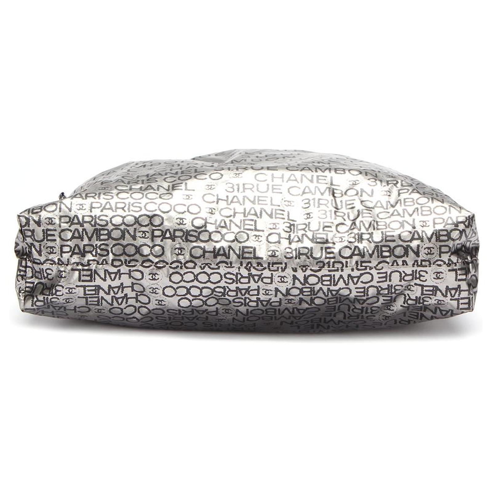 Chanel Chanel 31 Silvery Synthetic ref.774061 - Joli Closet