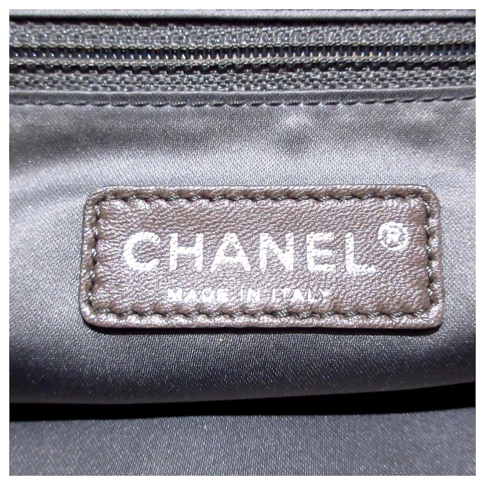 Chanel Bubble Quilt Black Leather ref.776453 - Joli Closet