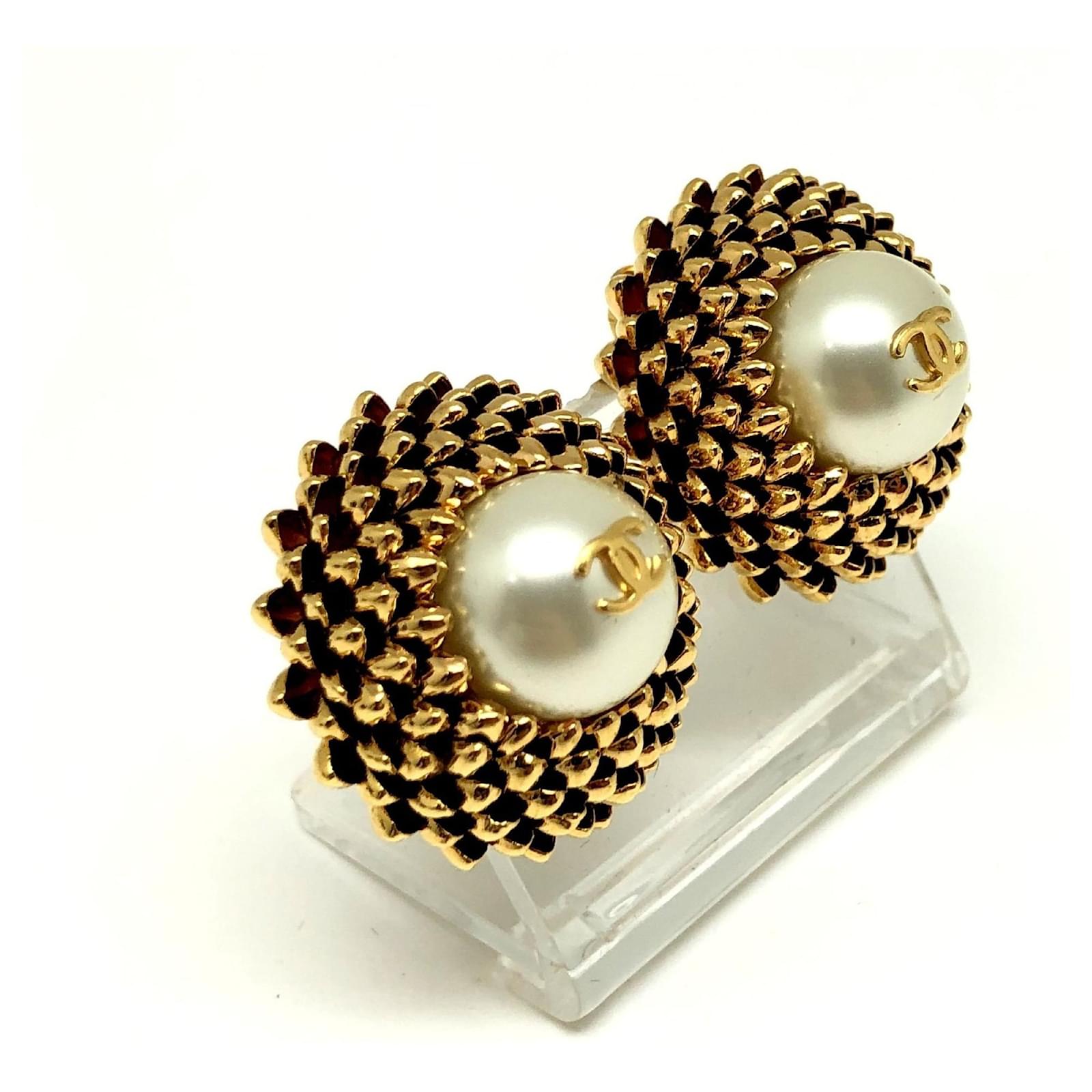 Chanel Plaqué or Doré ref.776593 - Joli Closet