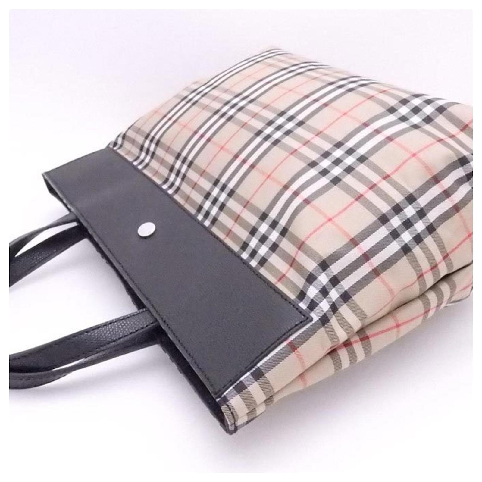 Burberry Cabas Beige Synthetic ref.777748 - Joli Closet