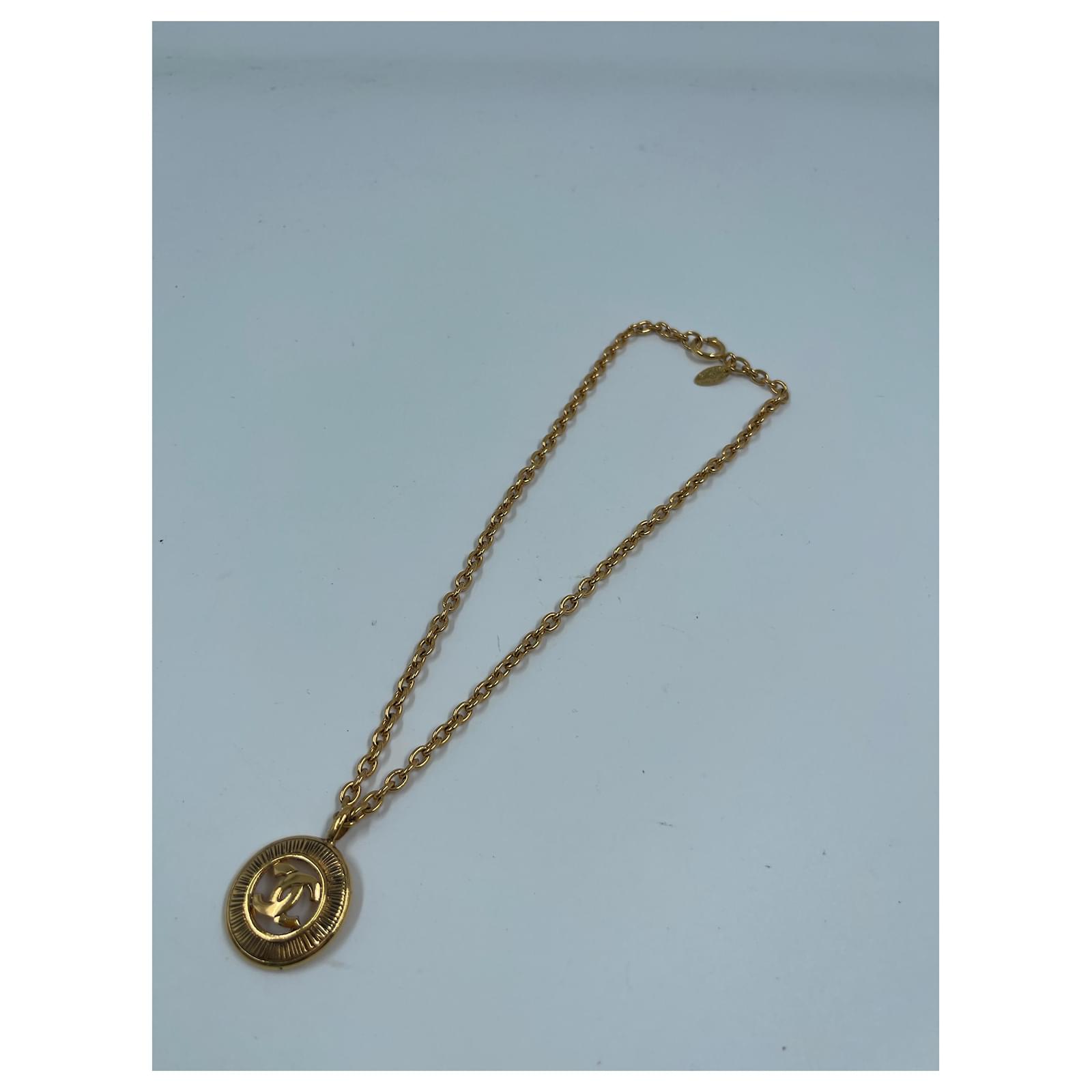Gold-Toned ChanelNecklace Golden Metal ref.777948 - Joli Closet