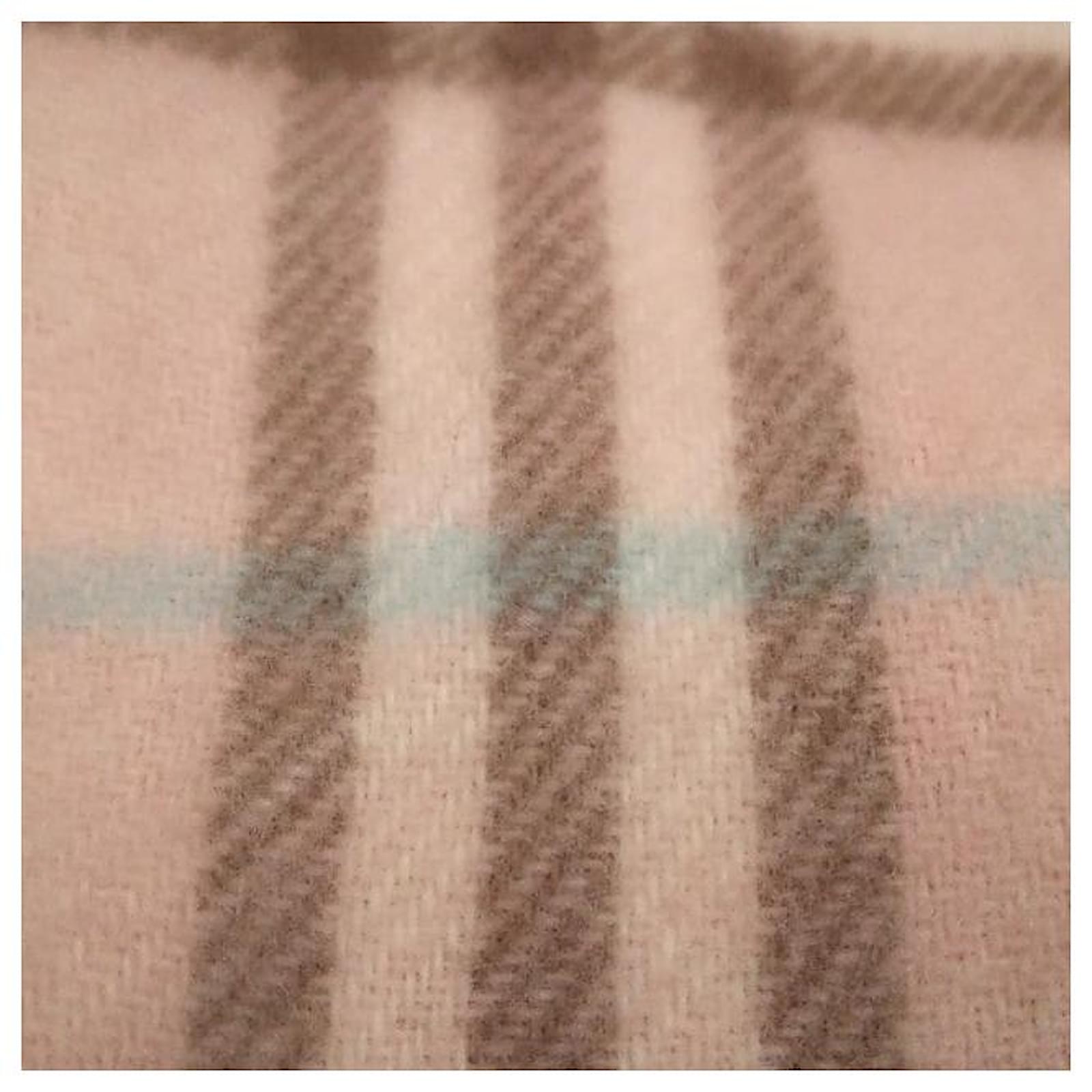 BURBERRY Pink Wool ref.781219 - Joli Closet