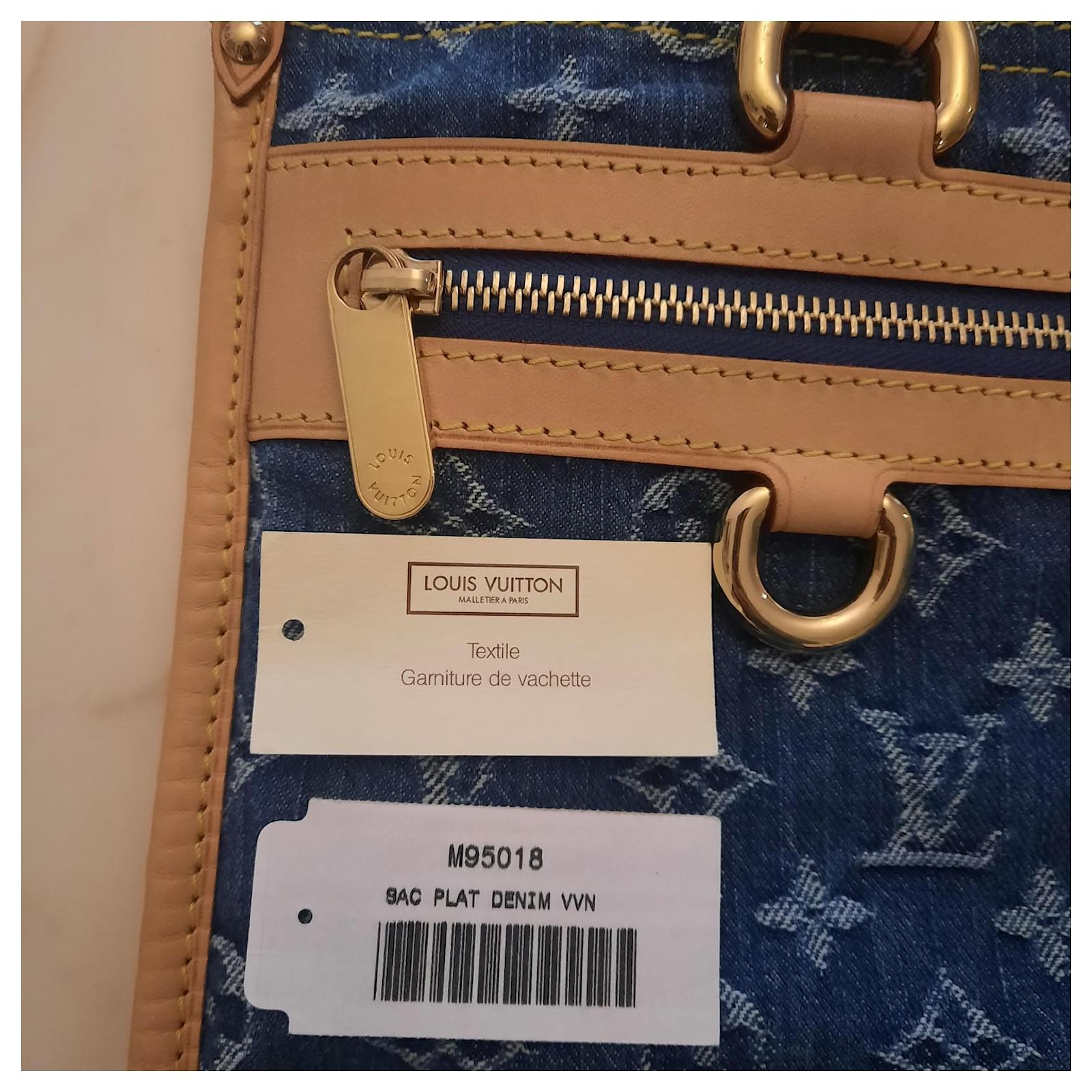 Louis VUITTON - Modèle Flat Shopper Toile Bleu ref.786103 - Joli Closet