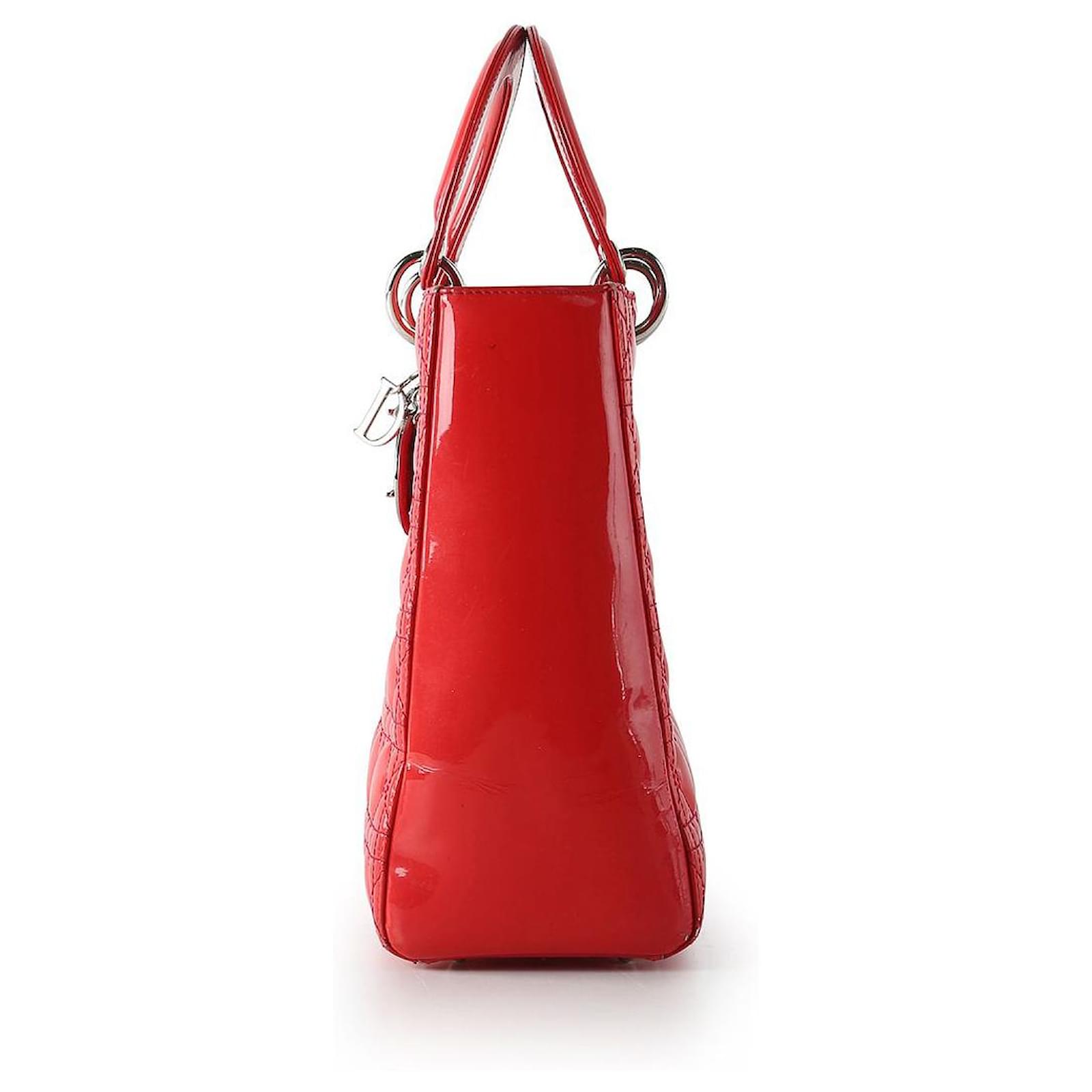 Christian Dior Grand sac cabas Lady Dior Cannage en cuir verni rouge ...