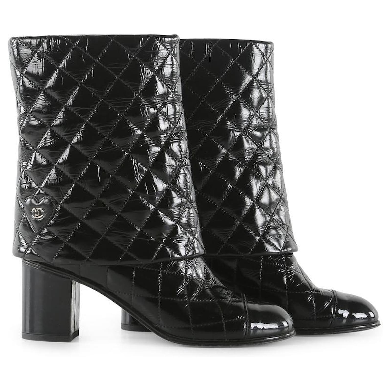 Bottes Chanel en cuir verni noir matelassé avec logo CC Cuir vernis ref ...