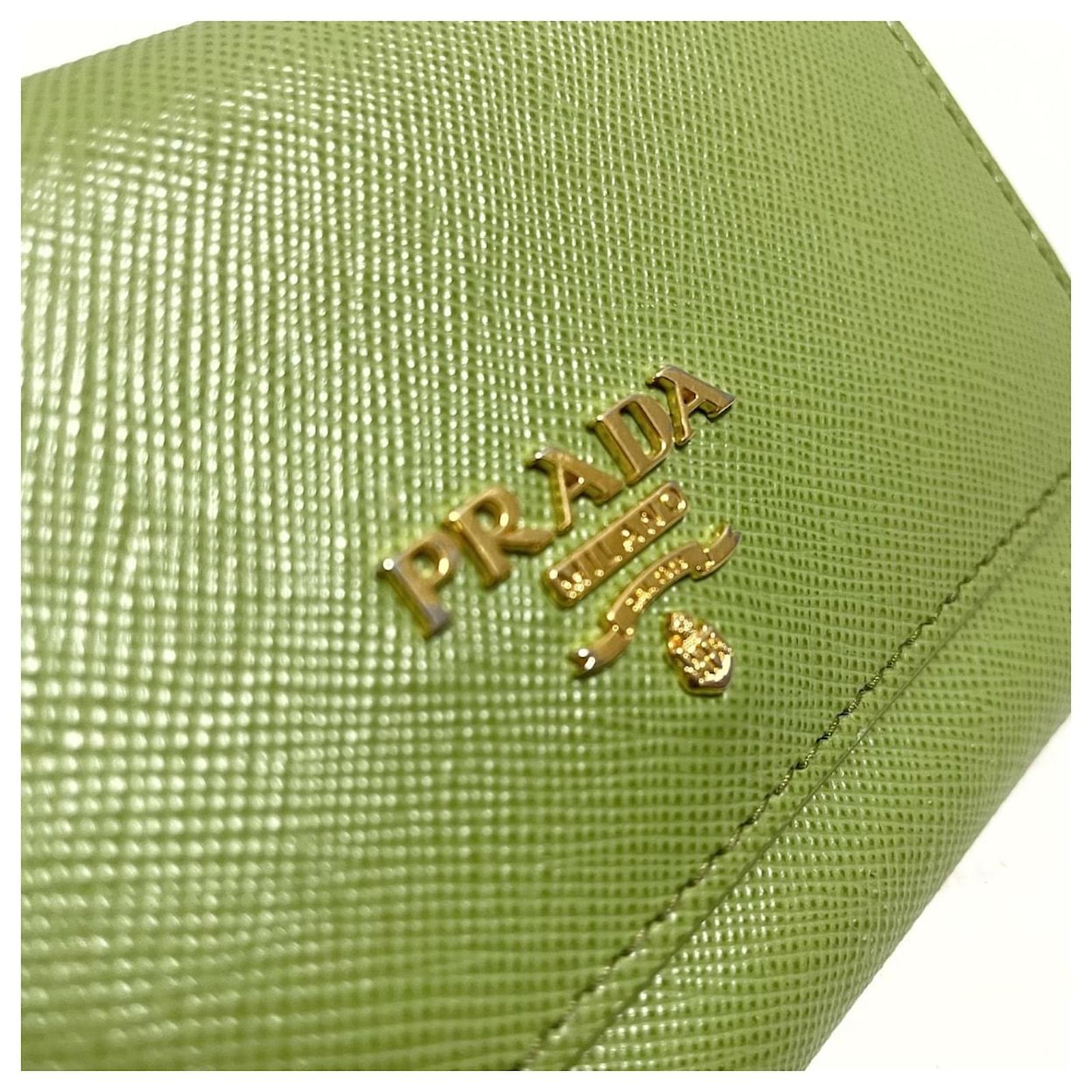 Prada Saffiano Grün Leder ref.787516 - Joli Closet
