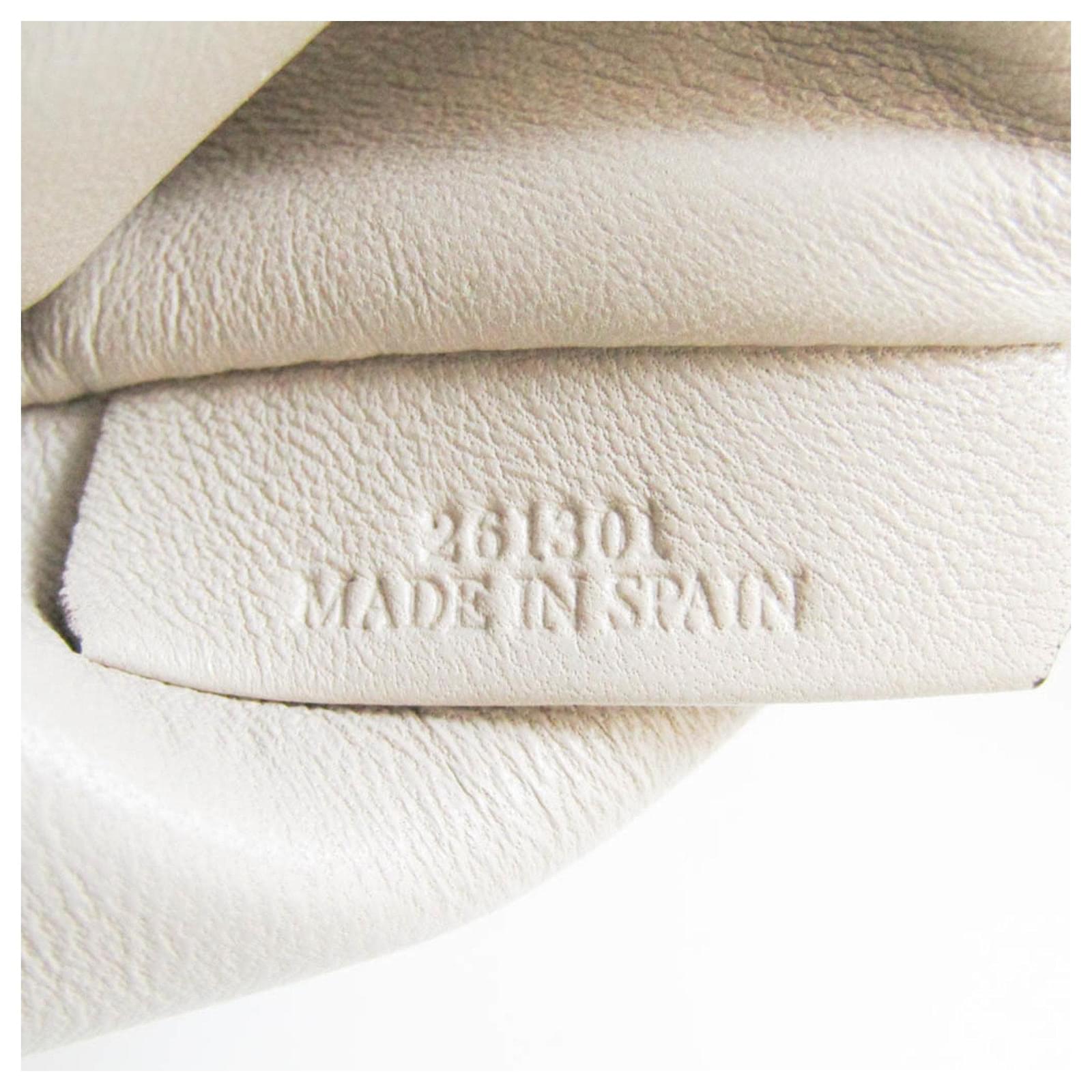 Loewe Cream Leather ref.788789 - Joli Closet