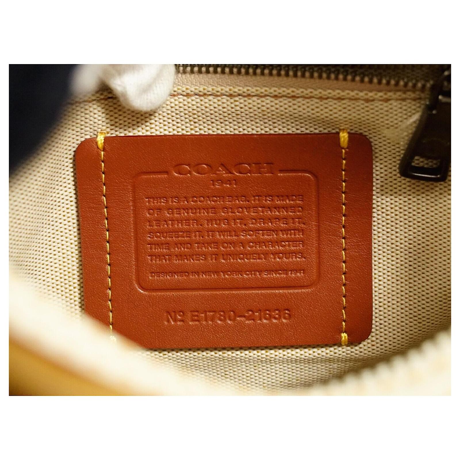 Coach White Leather ref.790518 - Joli Closet