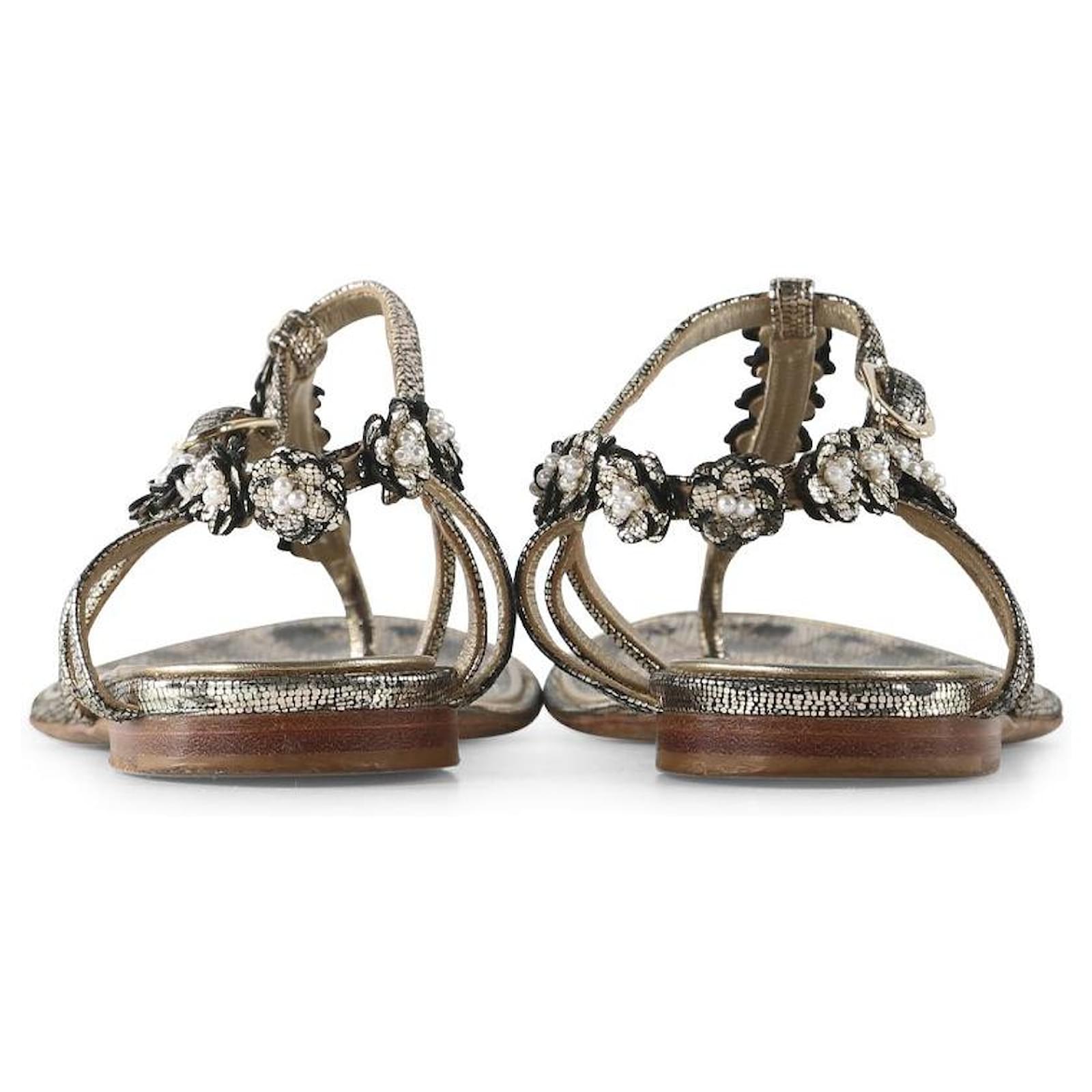 Chanel Gold Leather Thong Sandals With Flowers Golden Metallic ref ...