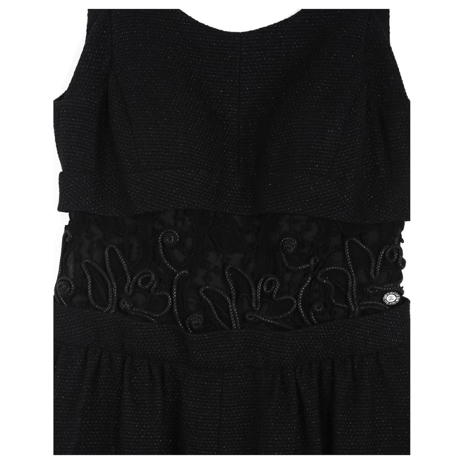 Mini-robe sans manches Chanel en laine noire et motif floral ...