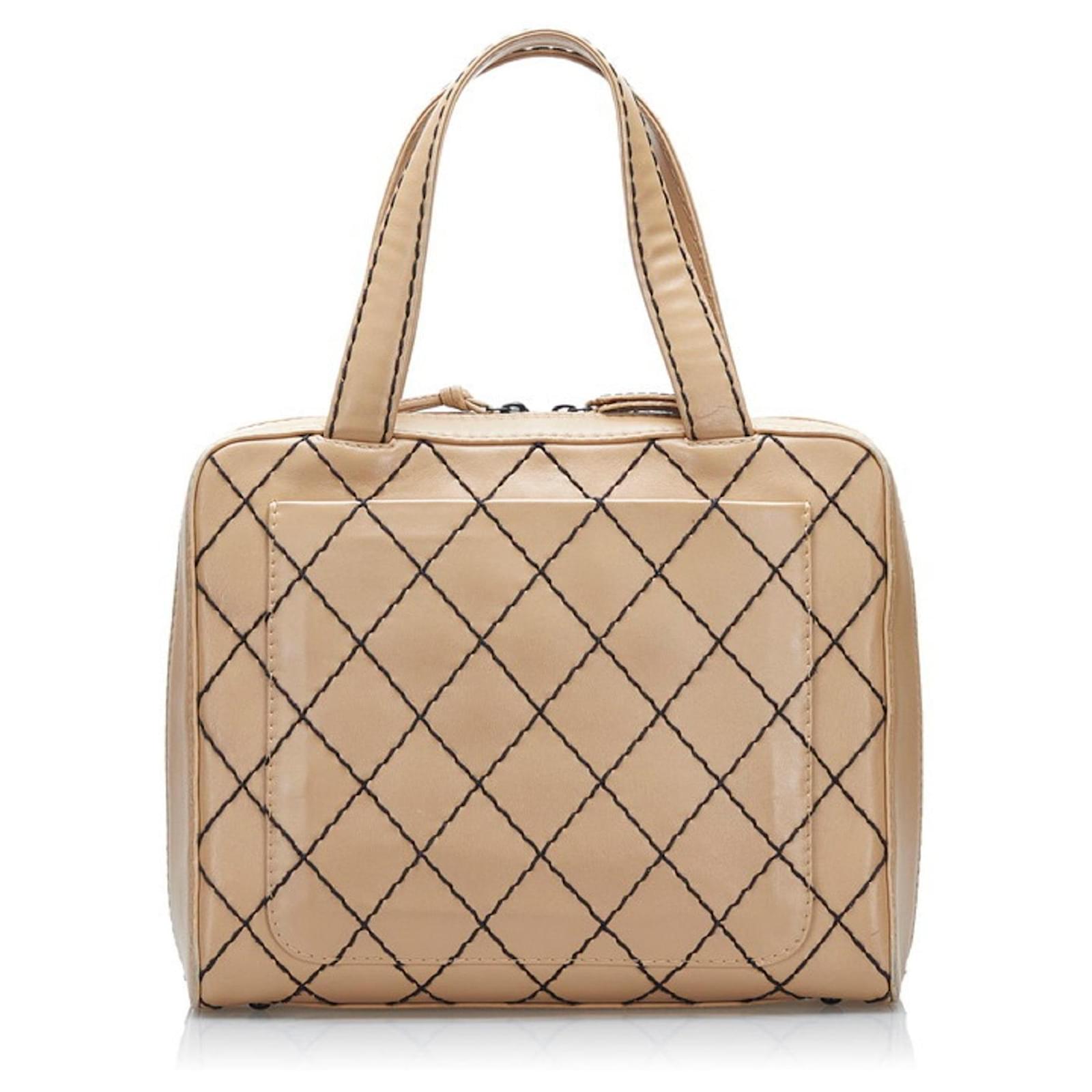 Chanel Wild Stitch Beige Leather ref.794879 - Joli Closet