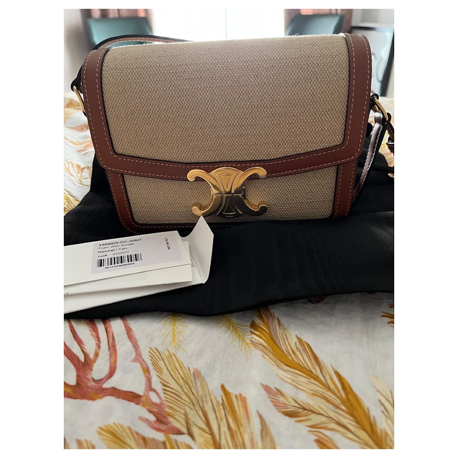 Céline Triumph Beige Light brown Leather Cloth ref.795884 - Joli Closet