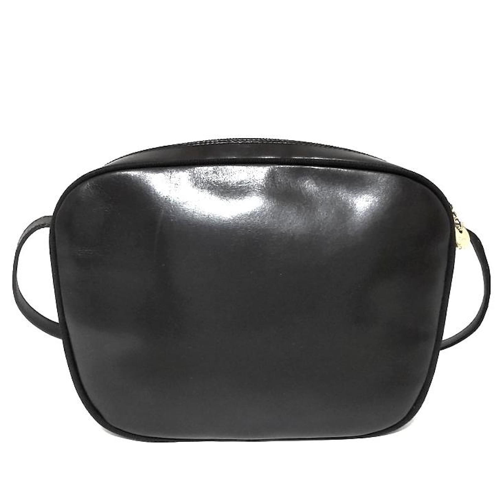 Salvatore Ferragamo Gancini Black Leather ref.797461 - Joli Closet