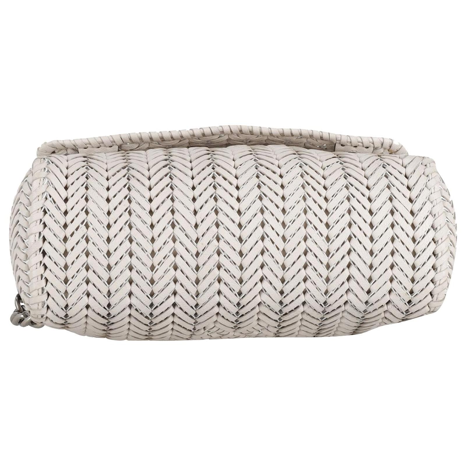 Anya Hindmarch Neeson Chain Handbag in Cream Leather White ref.798115 ...