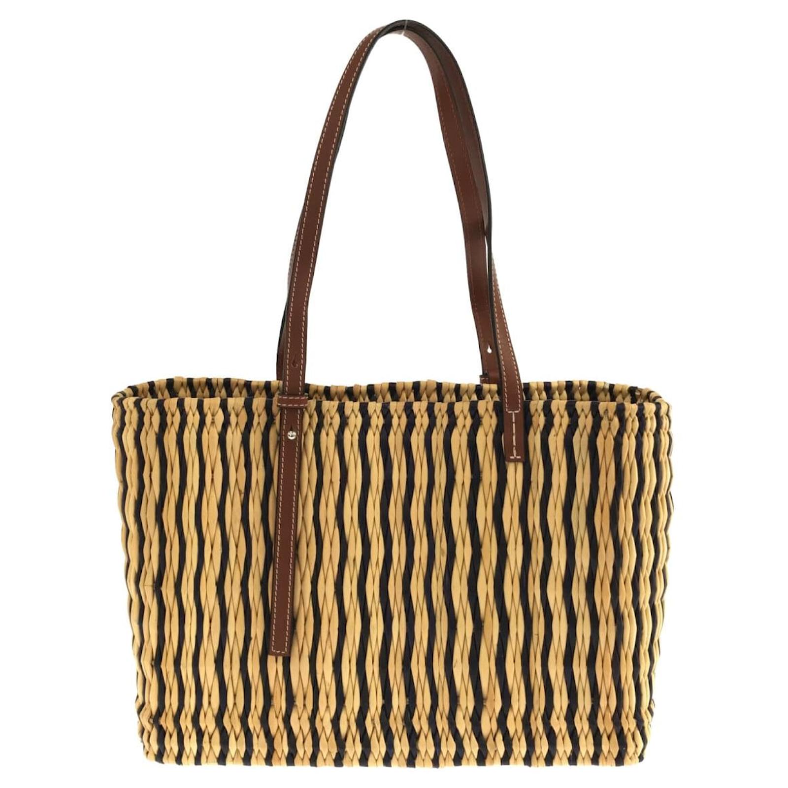 Loewe Korb Beige Kalbähnliches Kalb ref.798426 - Joli Closet