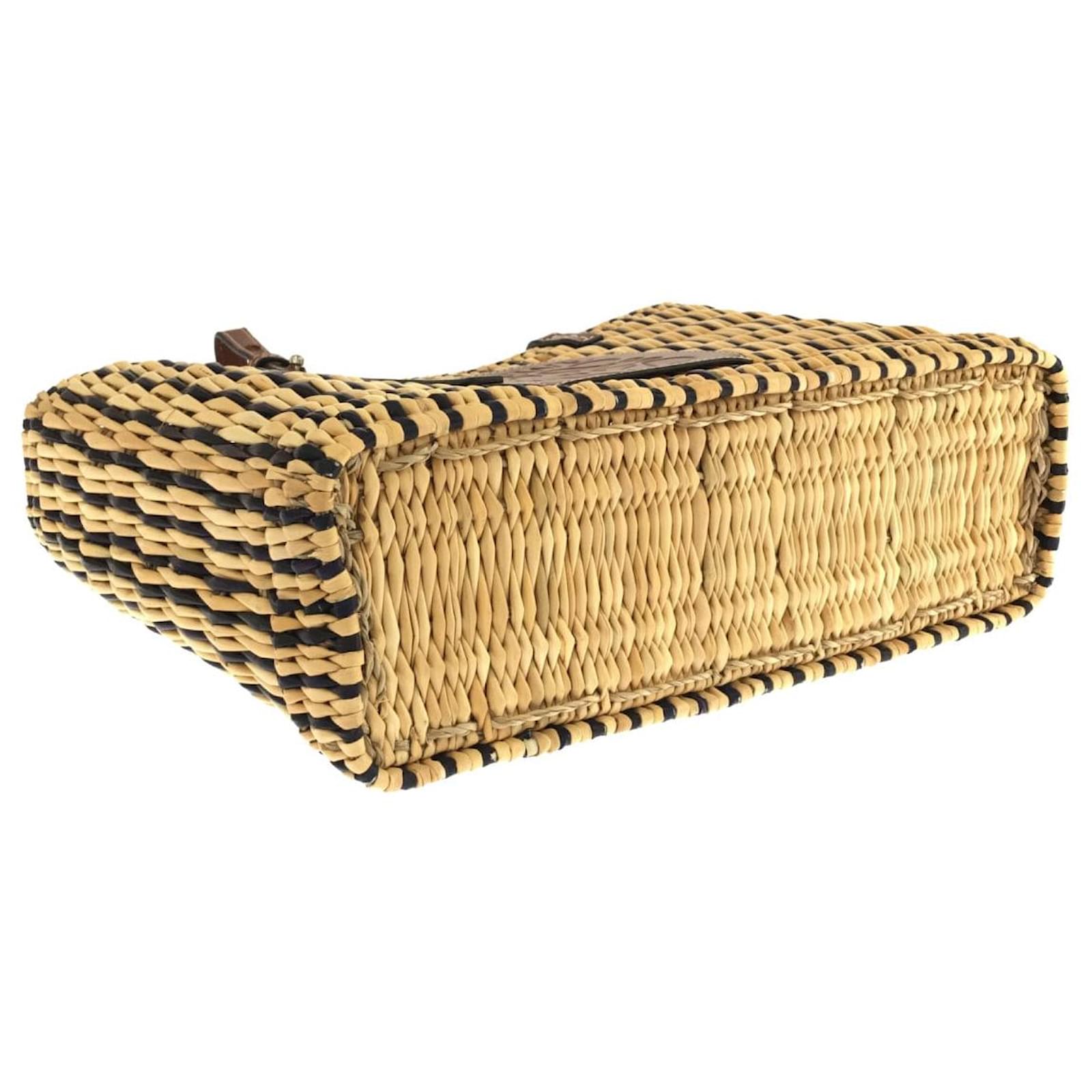 Loewe Korb Beige Kalbähnliches Kalb ref.798426 - Joli Closet