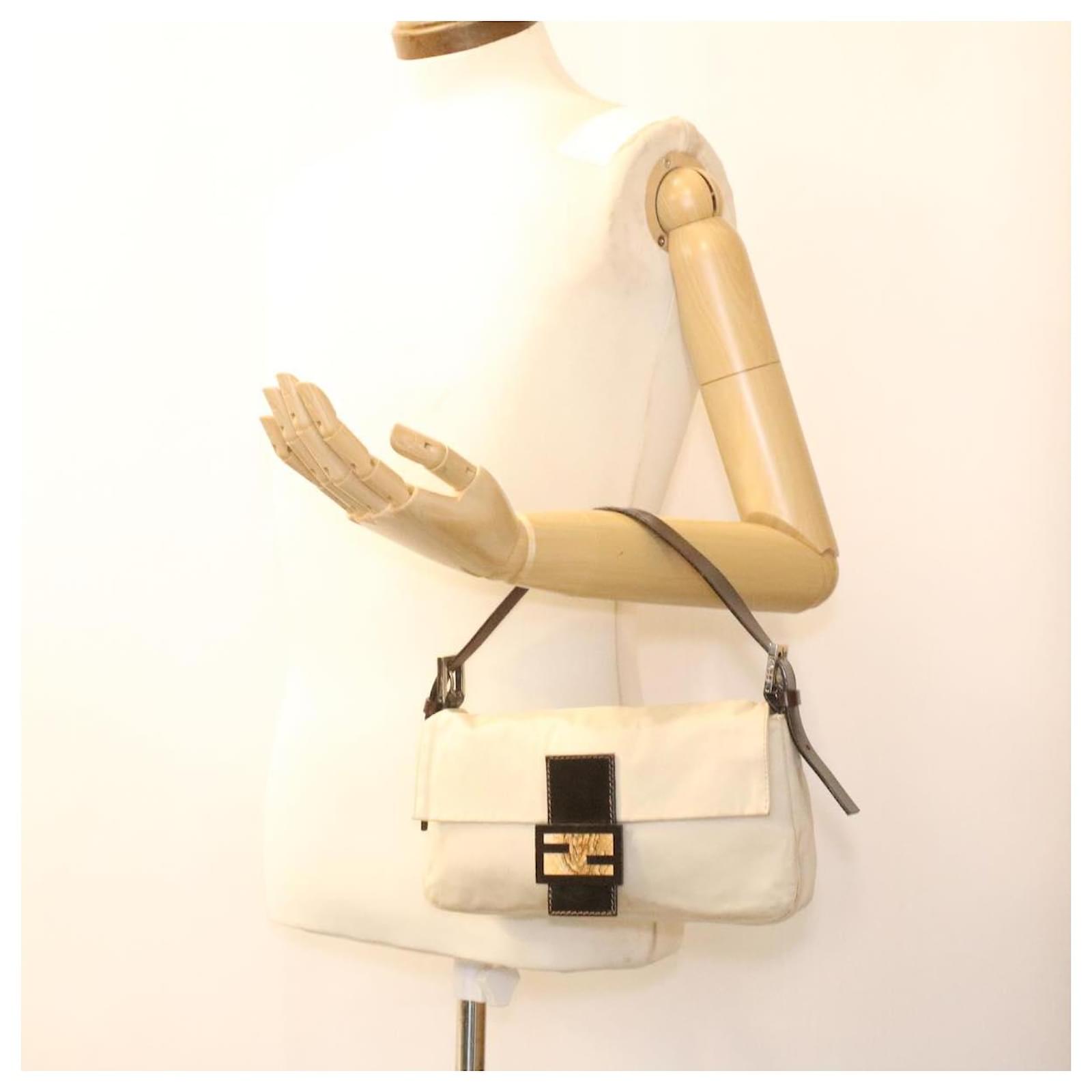 Fendi baguette Beige Cloth ref.798634 - Joli Closet