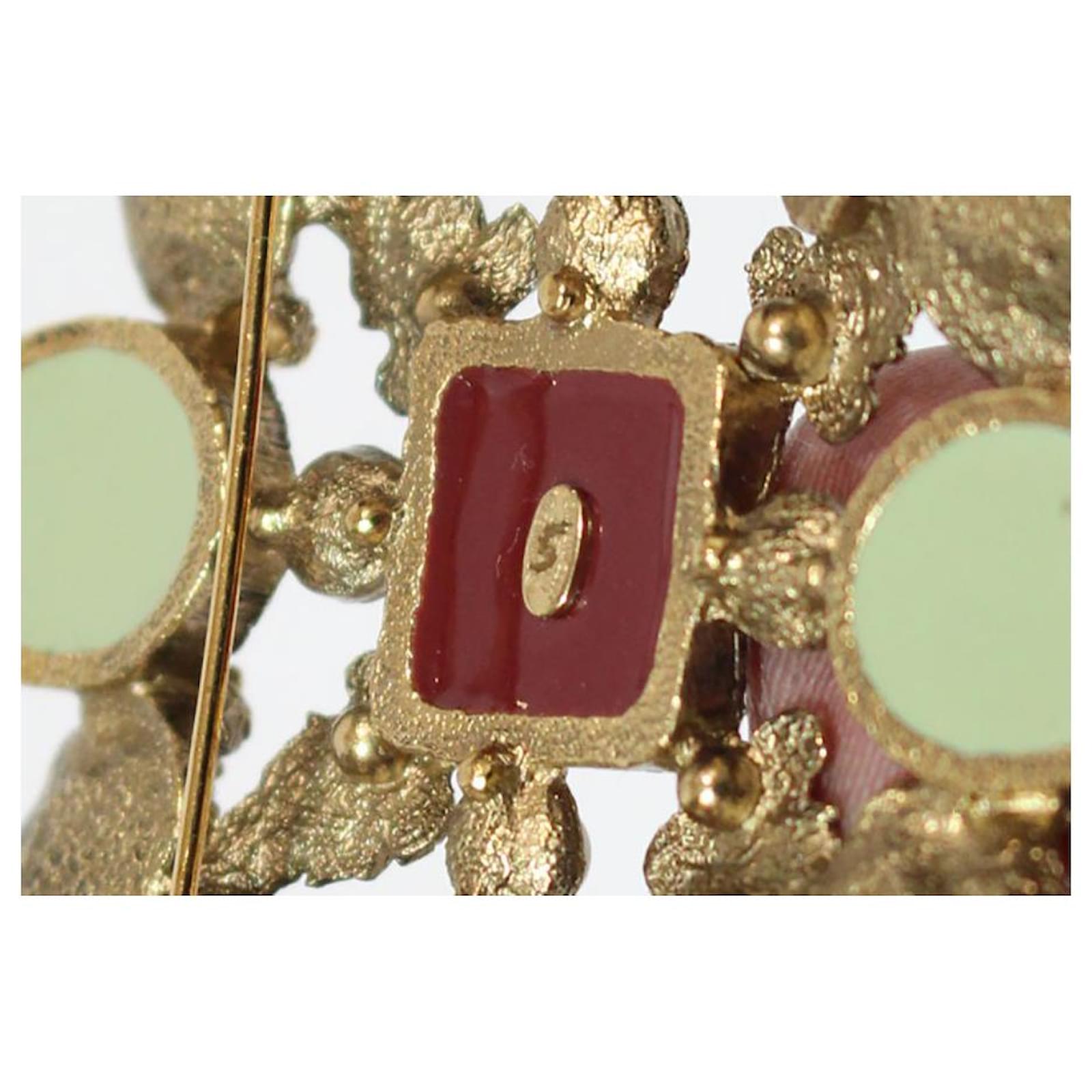 Chanel Broches et broches Métal Multicolore Bijouterie dorée ref.800886 ...