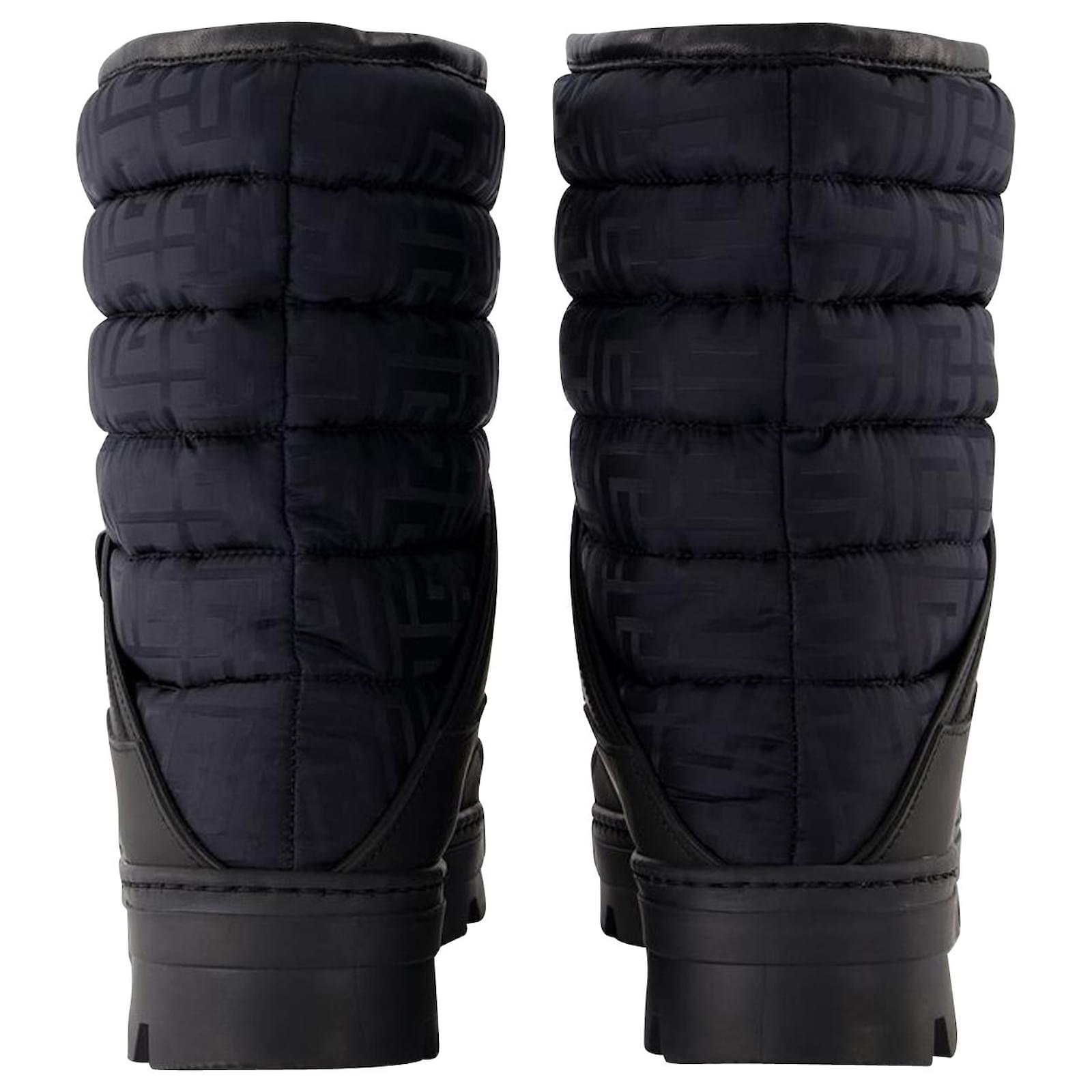 Balmain Monogram Après Ski Boots in Black Nylon ref.803486 - Joli Closet