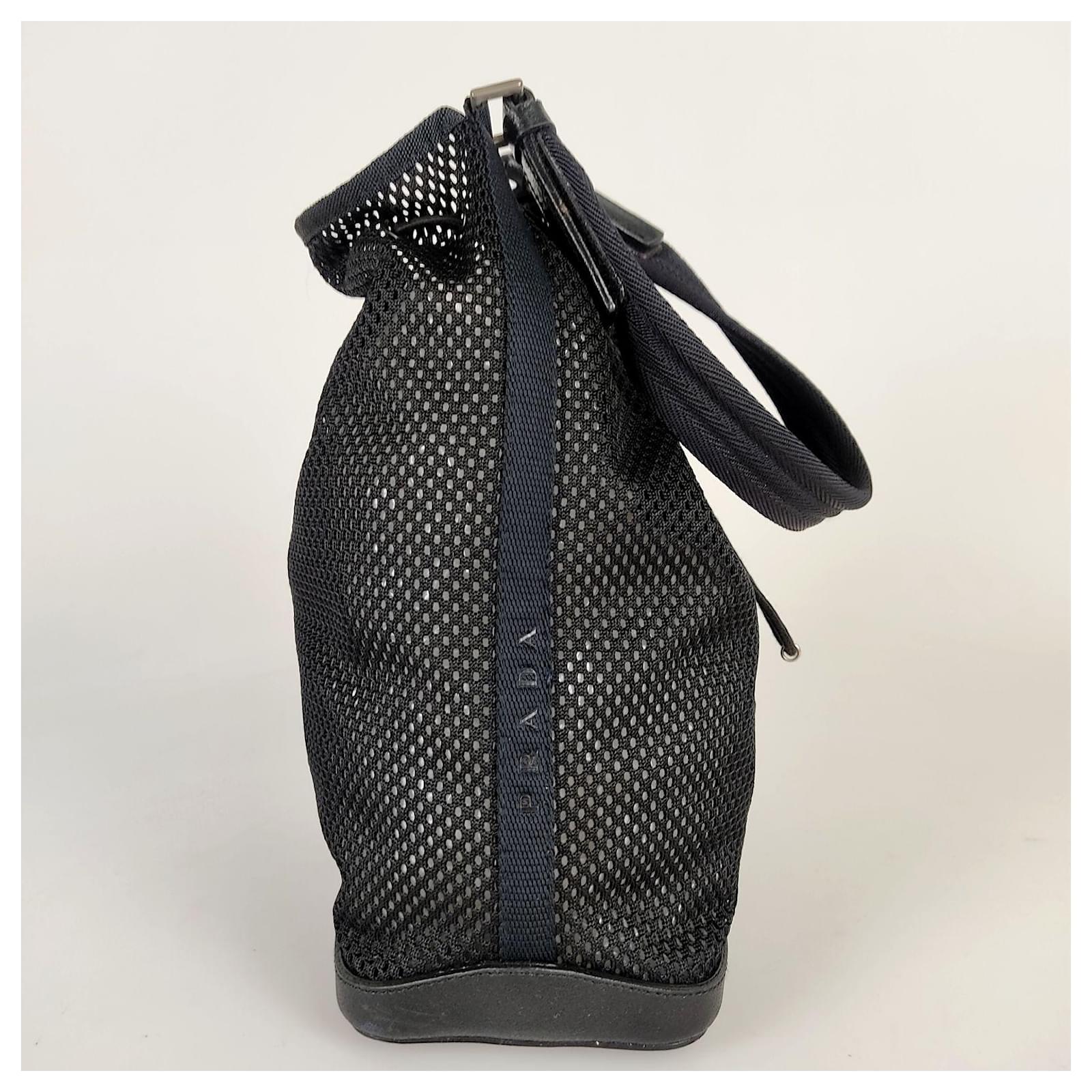 Prada shoulder bag in black leather and mesh Cloth ref.806005 - Joli Closet