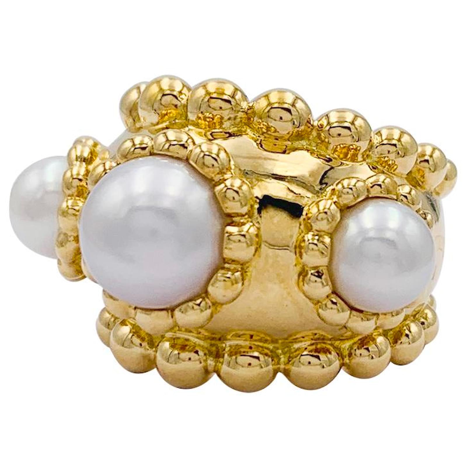 Bague Chanel, "Baroque", or jaune, perles. ref.810053 - Joli Closet