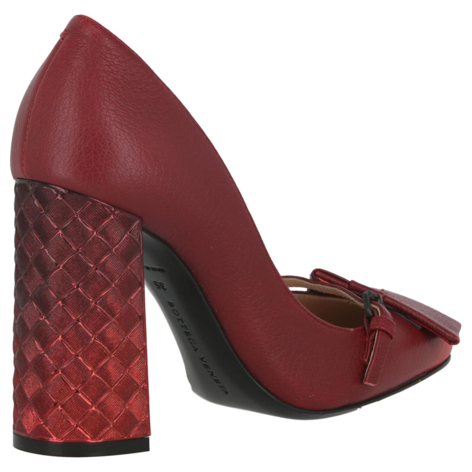 Bottega Veneta Round Toe Block Heel Pump Red Leather ref.819783 - Joli ...