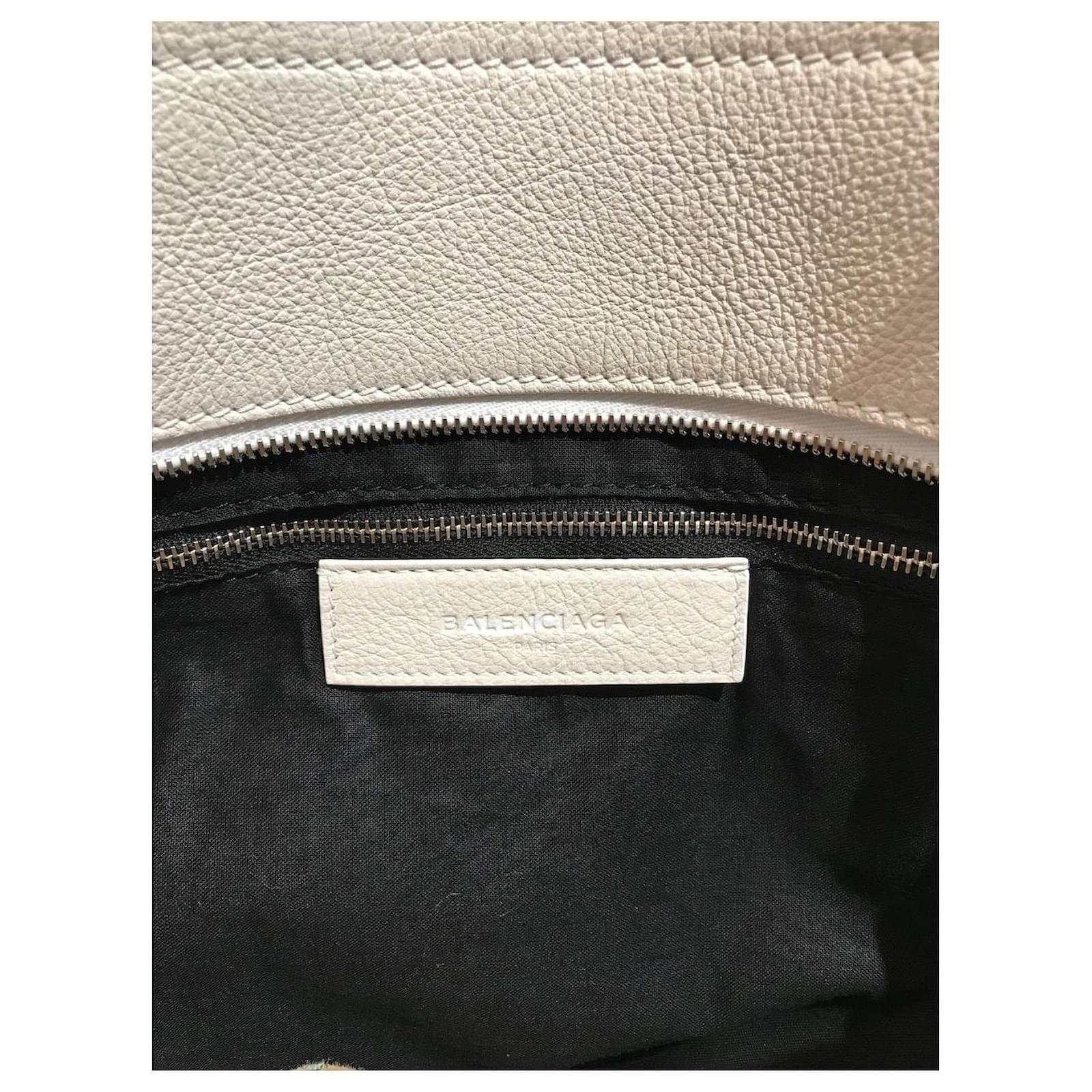 BALENCIAGA Handbags T. Leather Black ref.827649 - Joli Closet